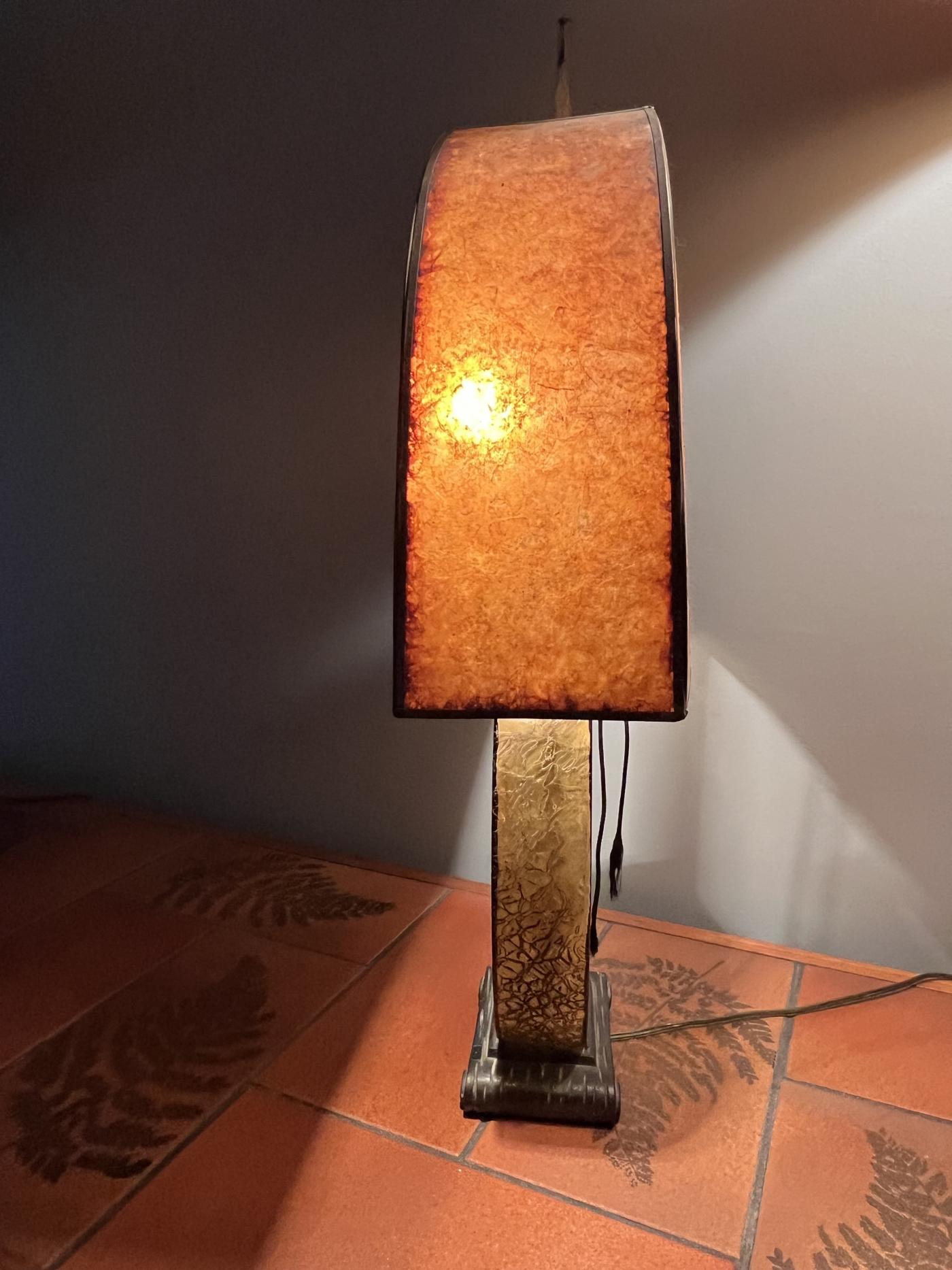 BEAUTIFUL ART DECO AMBER CRACKLE GLASS LAMP WITH MICA SHADE