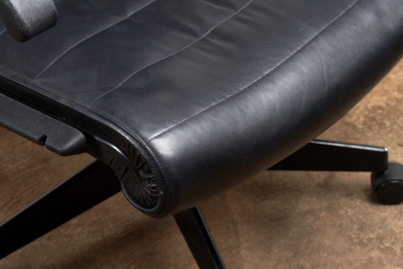 Richard Sapper - Black Leather Desk Chair by Richard Sapper for Knoll ...