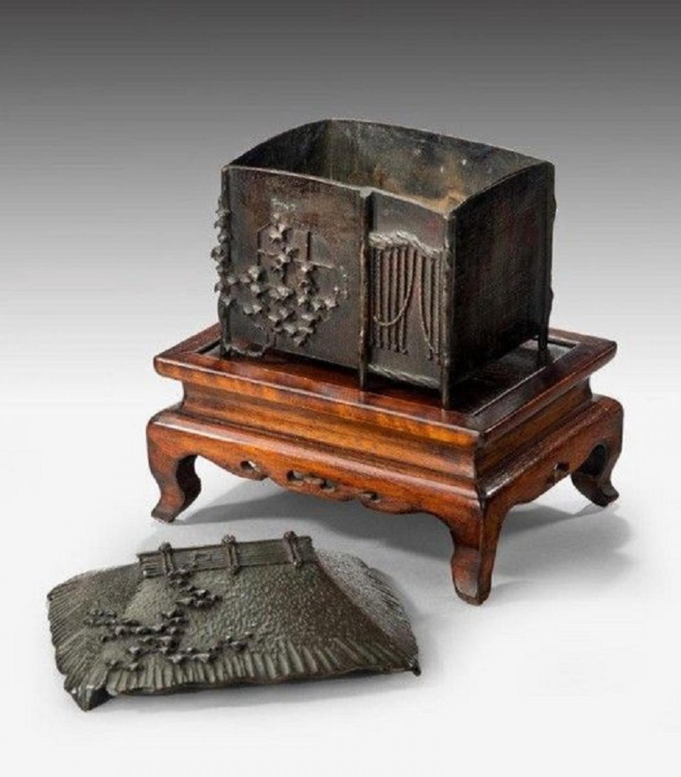 Bronze meiji period censor