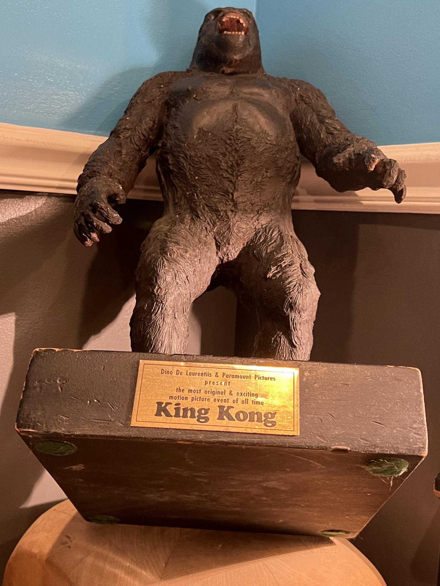 COOL KING KONG STATUE FROM THE 1976 MOVIE