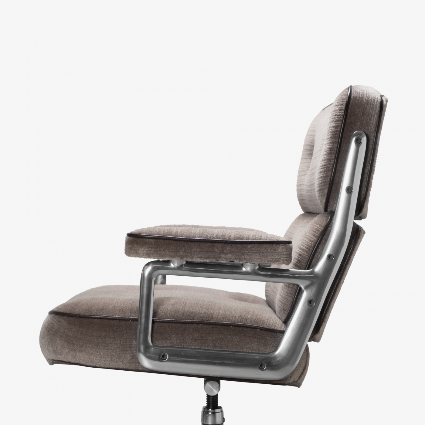 Charles & Ray Eames - Eames Time Life Executive Chair in Mohair ...