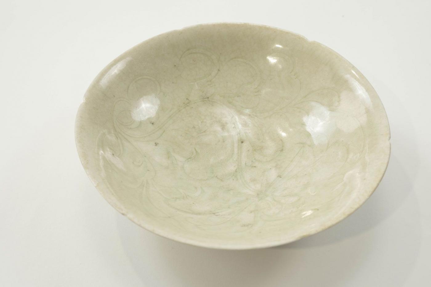 Chinese Qingbai Lobed Foliate-Rim Bowl, Song Dynasty