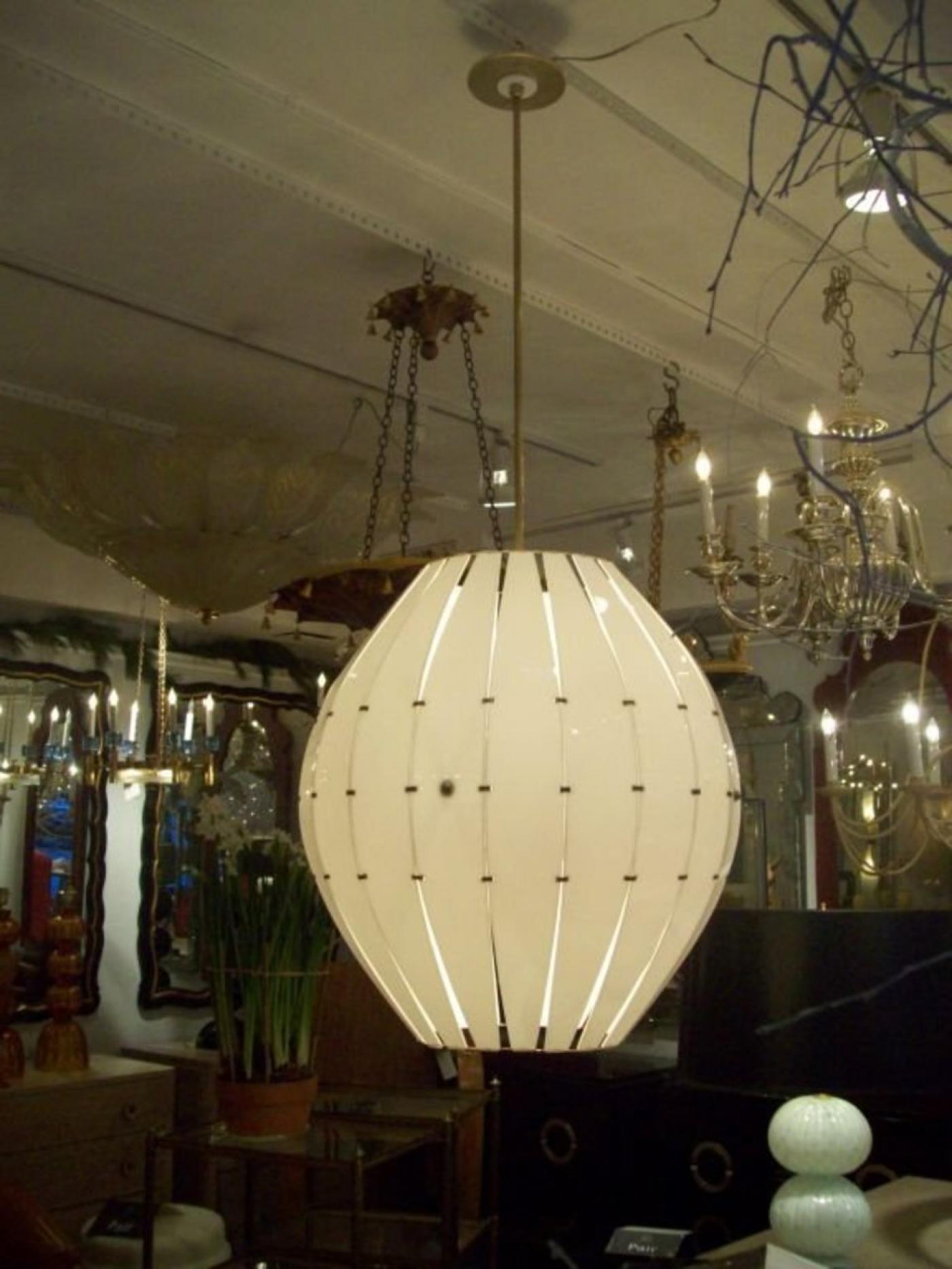 Contemporary Sculptural Acrylic Fixture