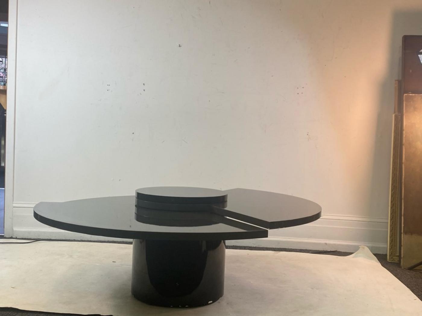 Dakota Jackson - REVOLVING MODERN LACQUERED COFFEE TABLE