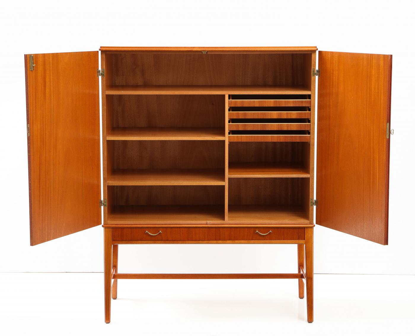 David Rosen - A David Rosén Teak & Mahogny Cabinet, Circa 1950s
