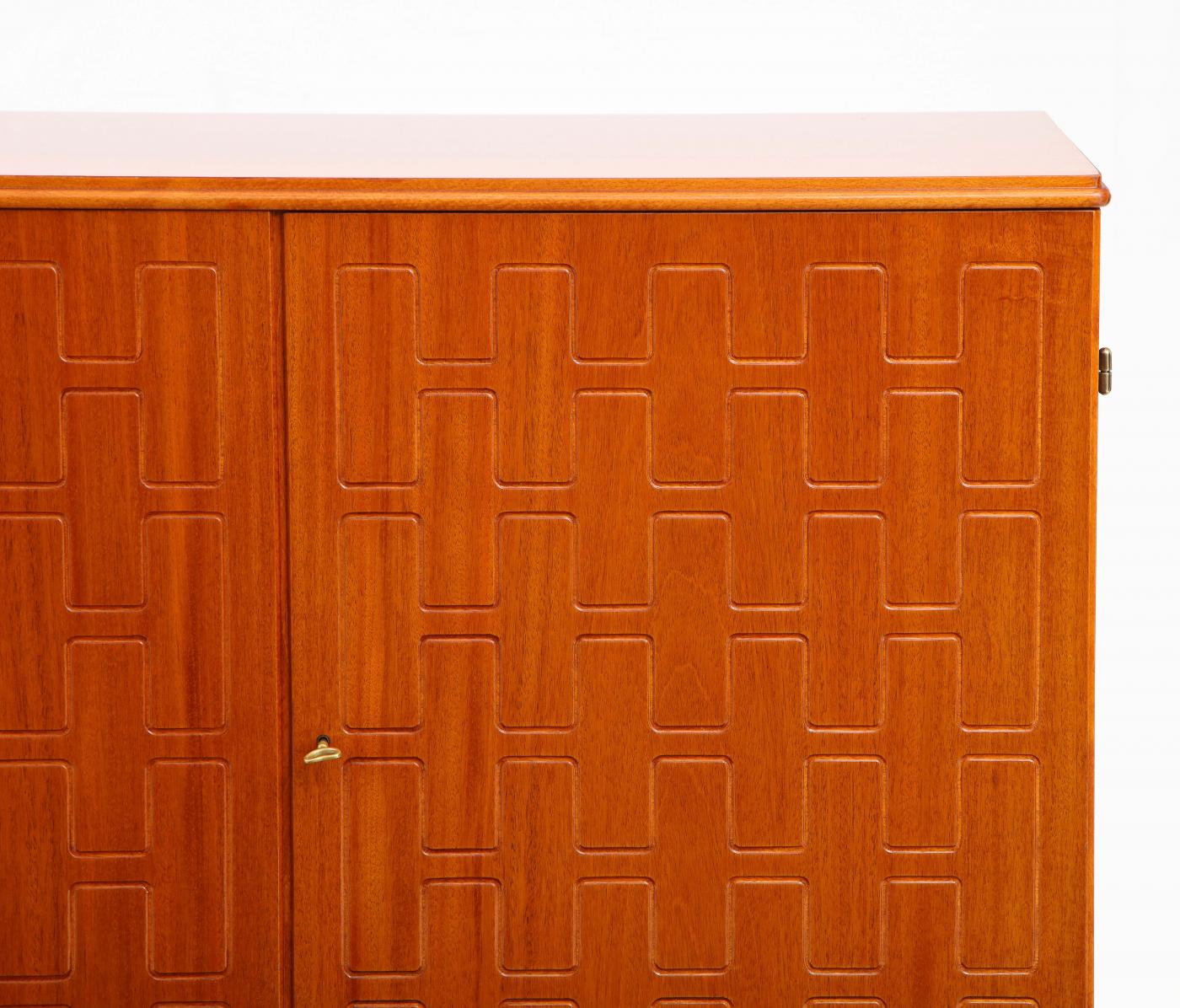 David Rosen - A David Rosén Teak & Mahogny Cabinet, Circa 1950s