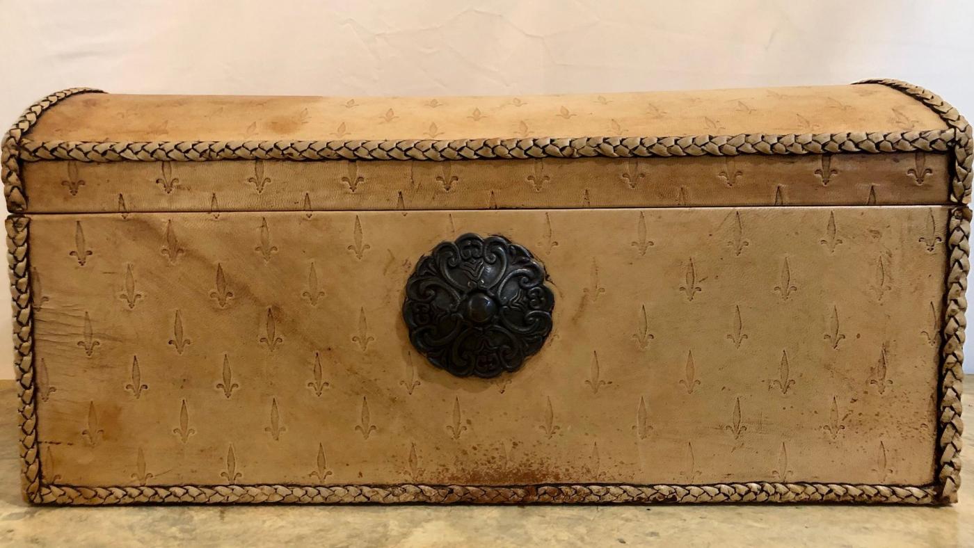 Decorative Leather Jewelry Box with a Key