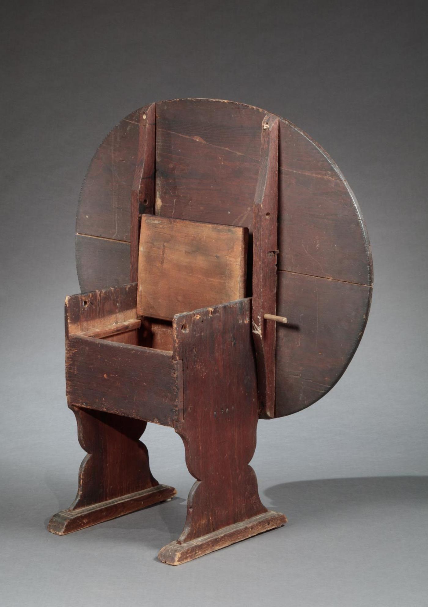 EARLY OVAL HUTCH TABLE