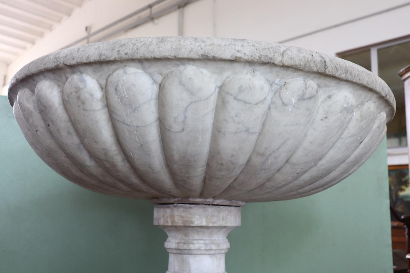 Early 18th Century Italian Antique Hand Carved White Carrara Marble Font