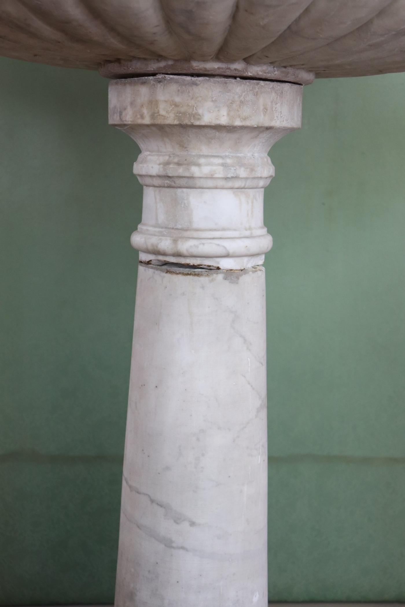 Early 18th Century Italian Antique Hand Carved White Carrara Marble Font