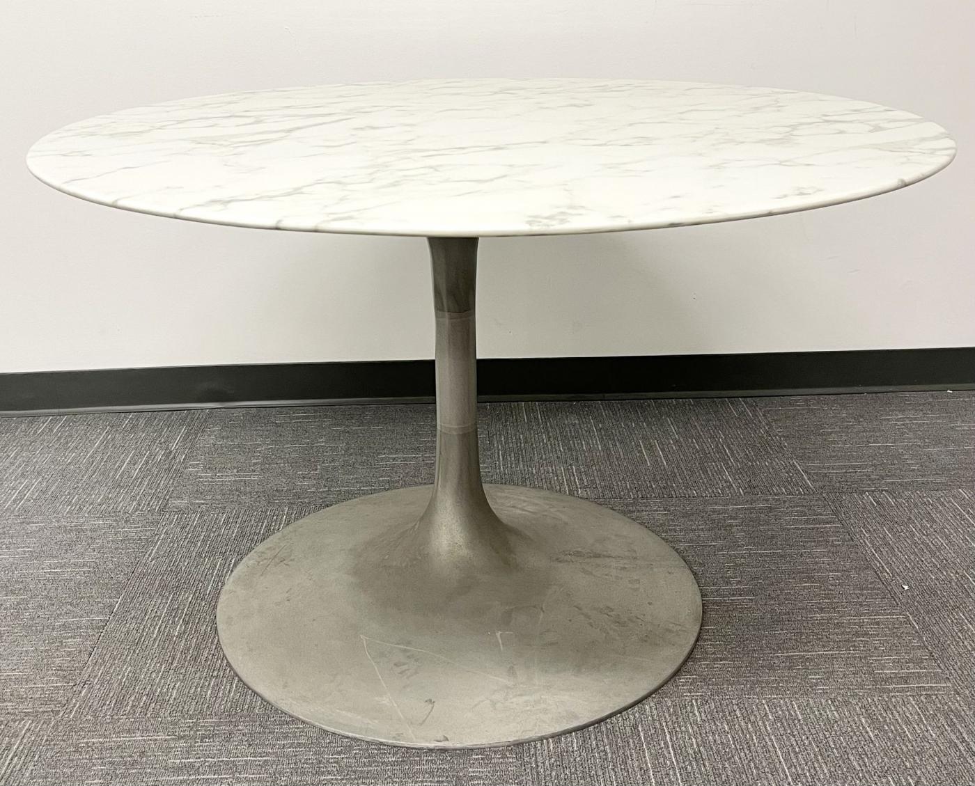 Eero Saarinen - Eero Saarinen Table, Carrara Marble Top, Mid Century Modern