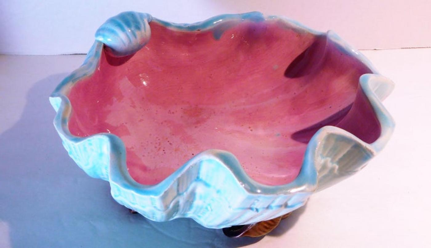 English Majolica Clam Shell Bowl, Circa 1880