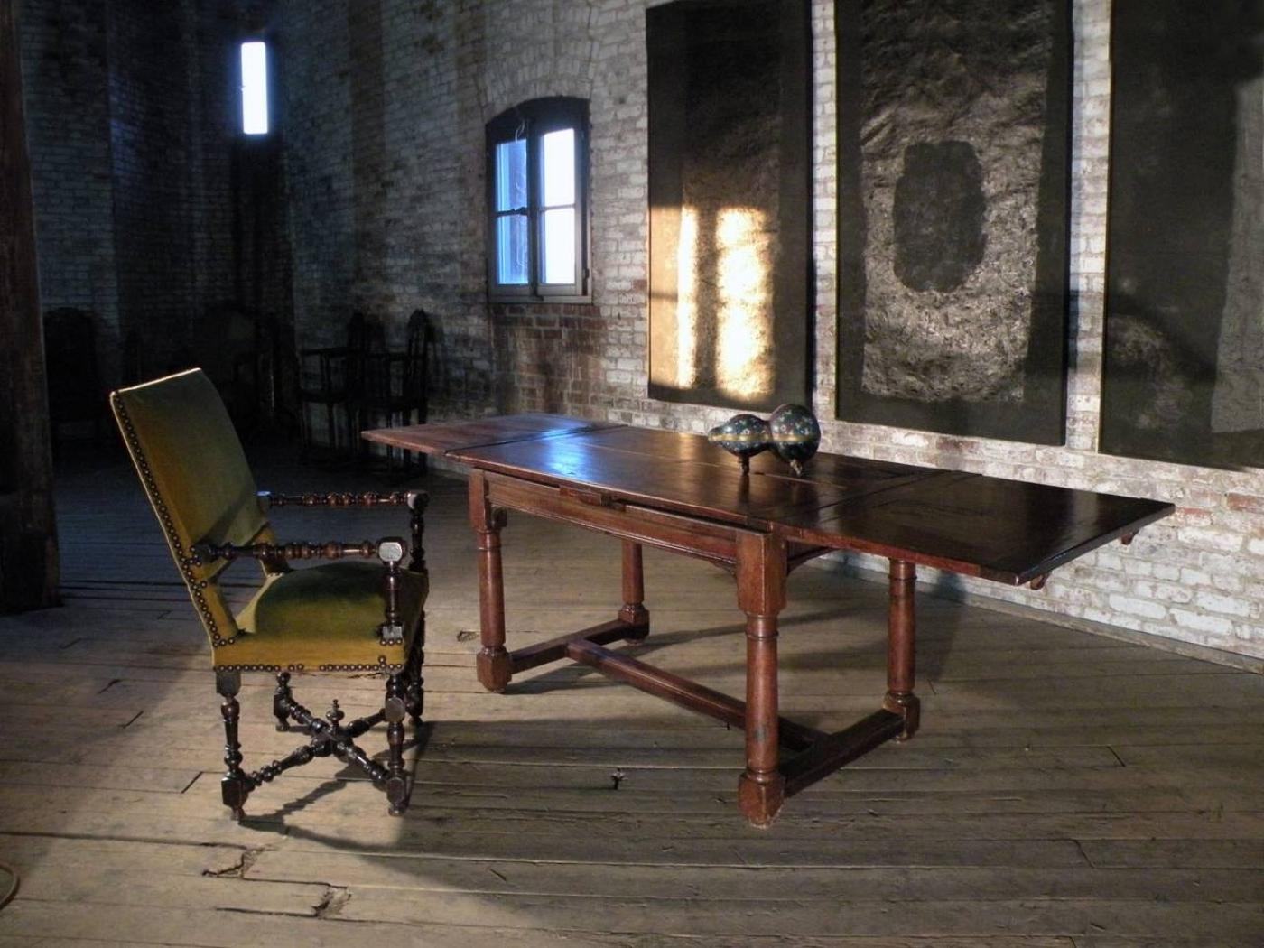 French 16th Century Henry II Walnut Extending Table