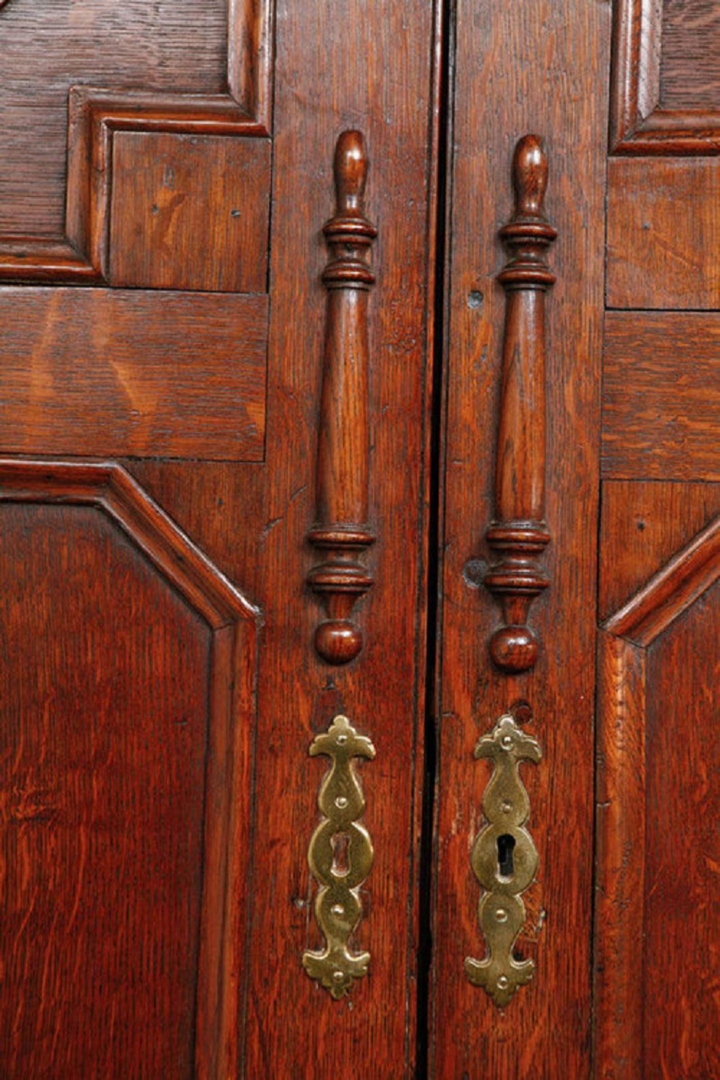 George III Oak Linen Press