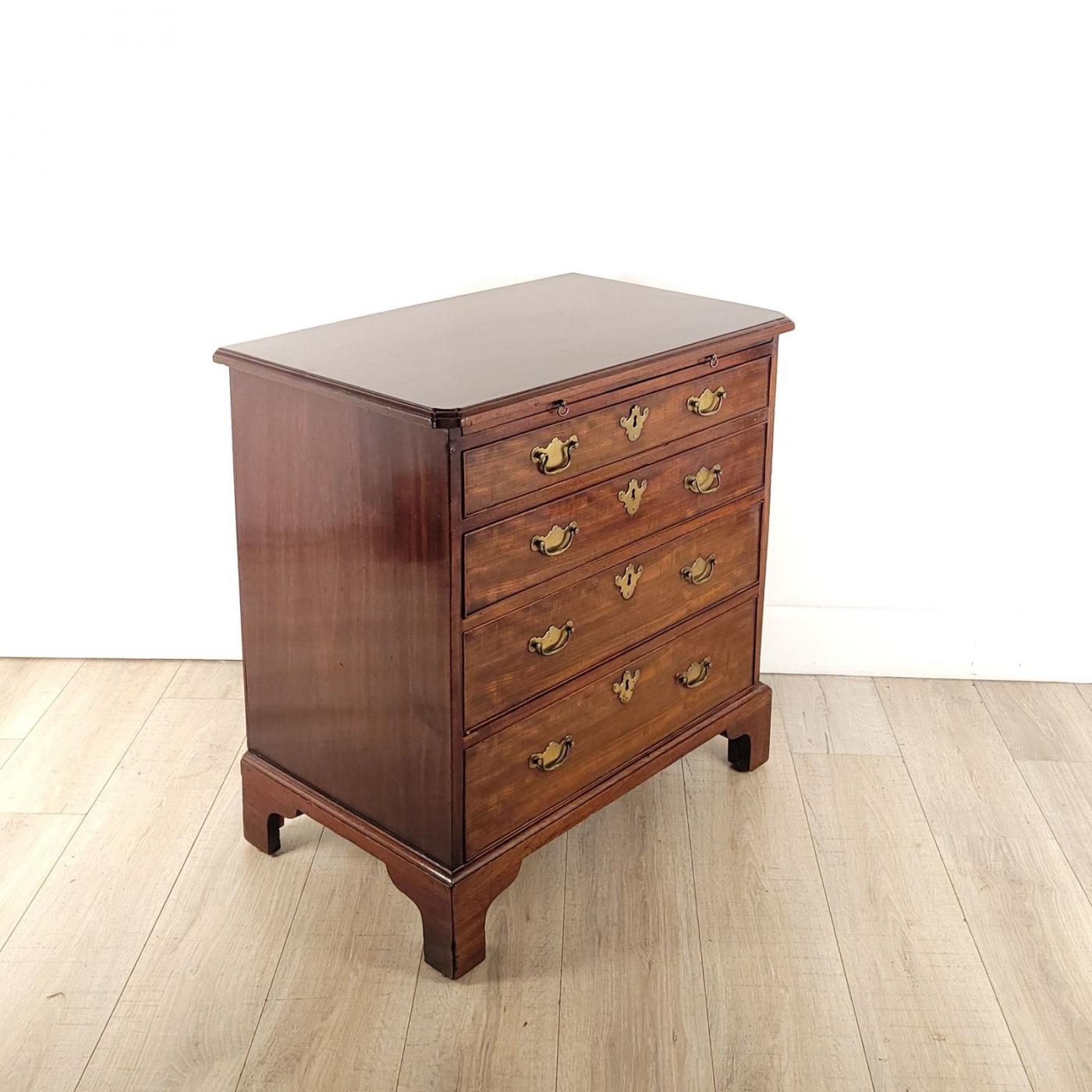 George III Period Cuban Mahogany Bachelor's Chest, England circa 1780
