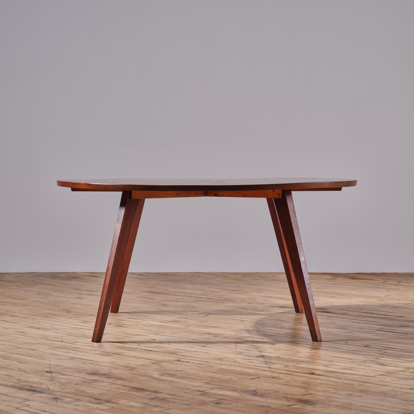 George Nakashima - Very Early Round Splay-Leg Dining Table