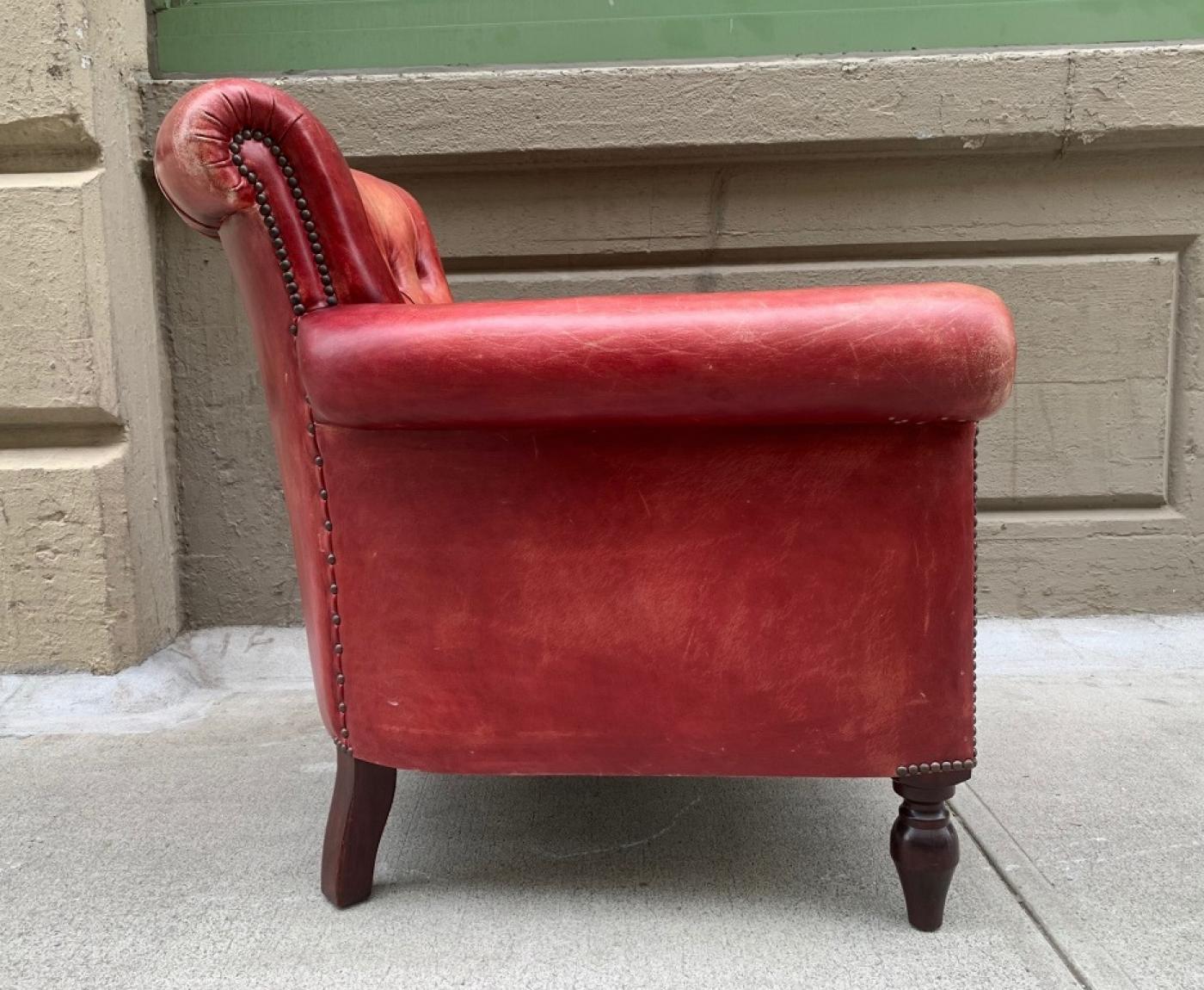 George Smith - Pair George Smith Leather Lounge Chairs