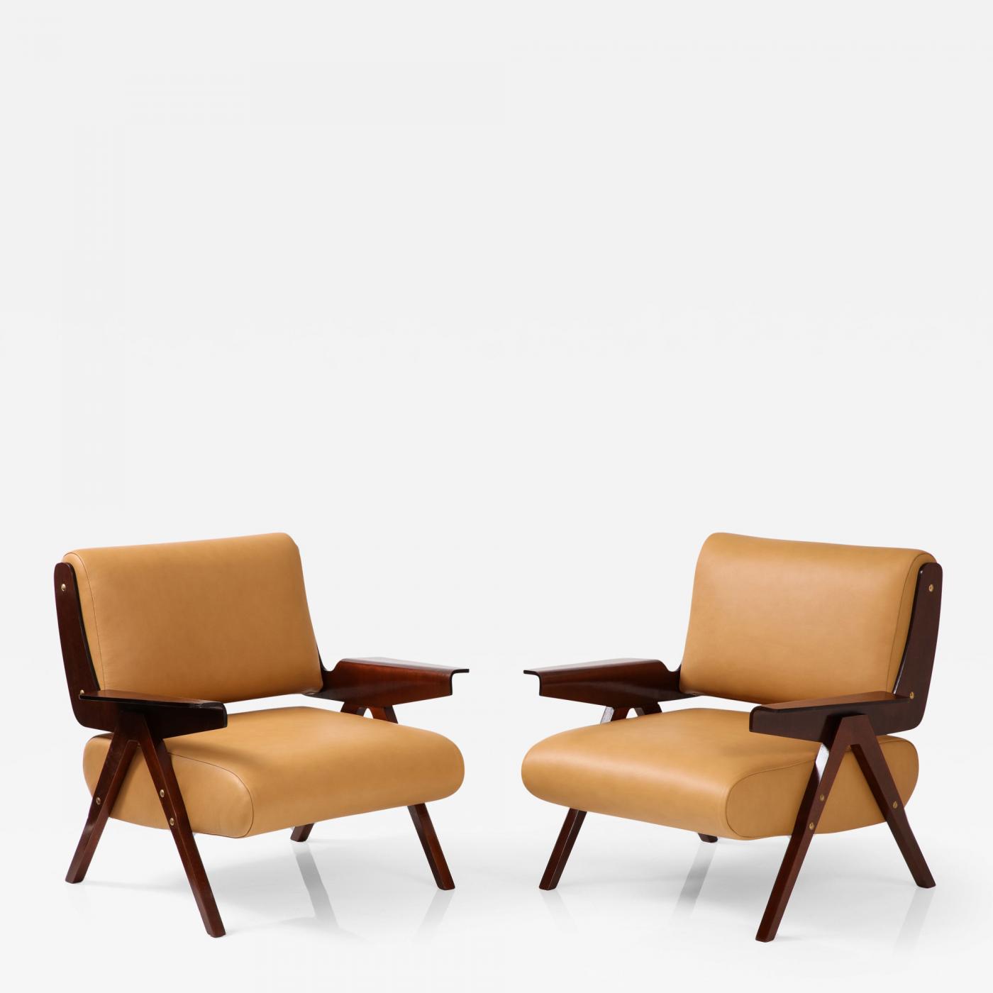 Gianfranco Frattini - Rare Pair of Mahogany and Leather Lounge Chairs ...