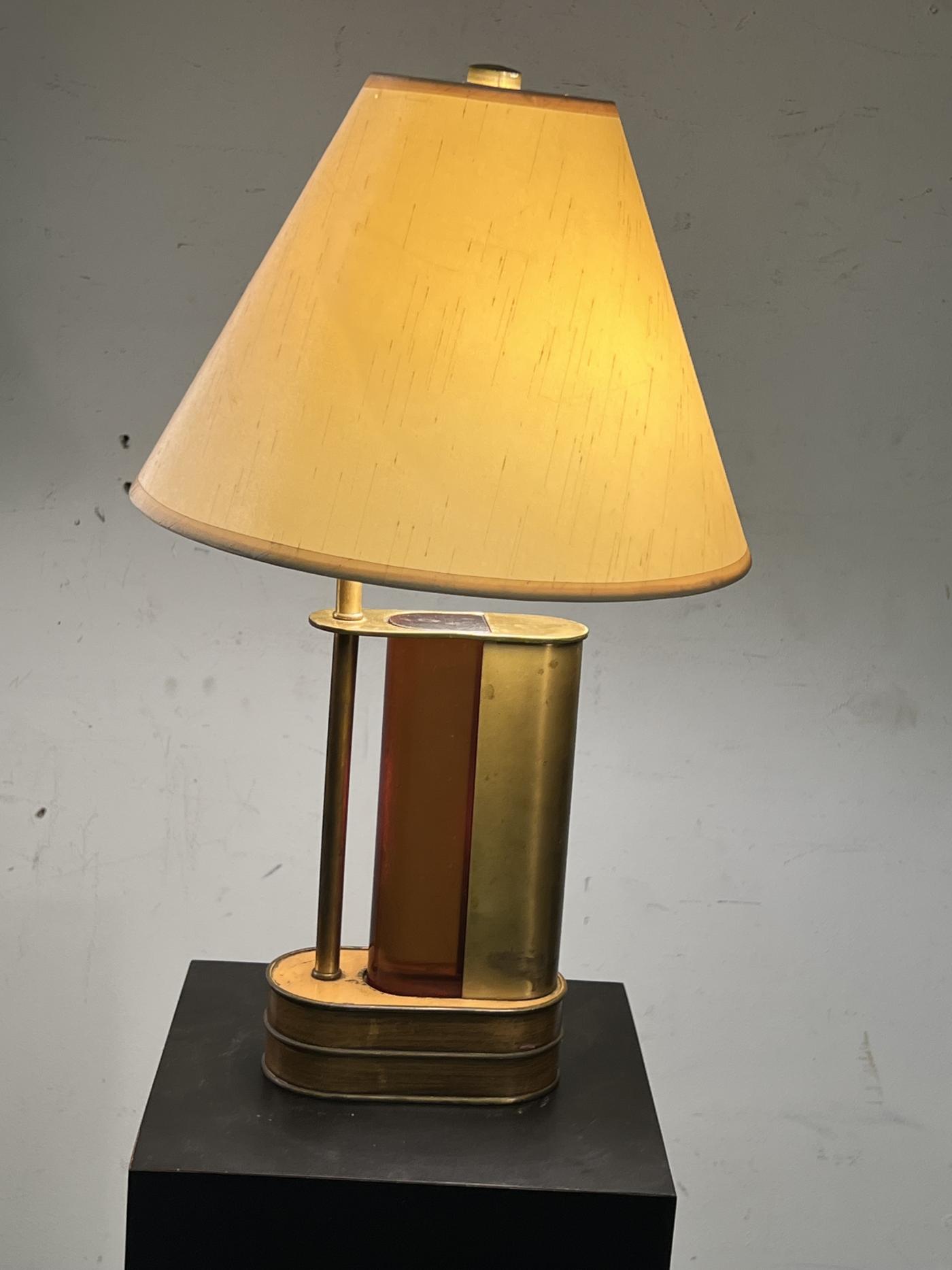 Gilbert Rohde - MODERNIST BAKELITE AND BRASS ART DECO LAMP