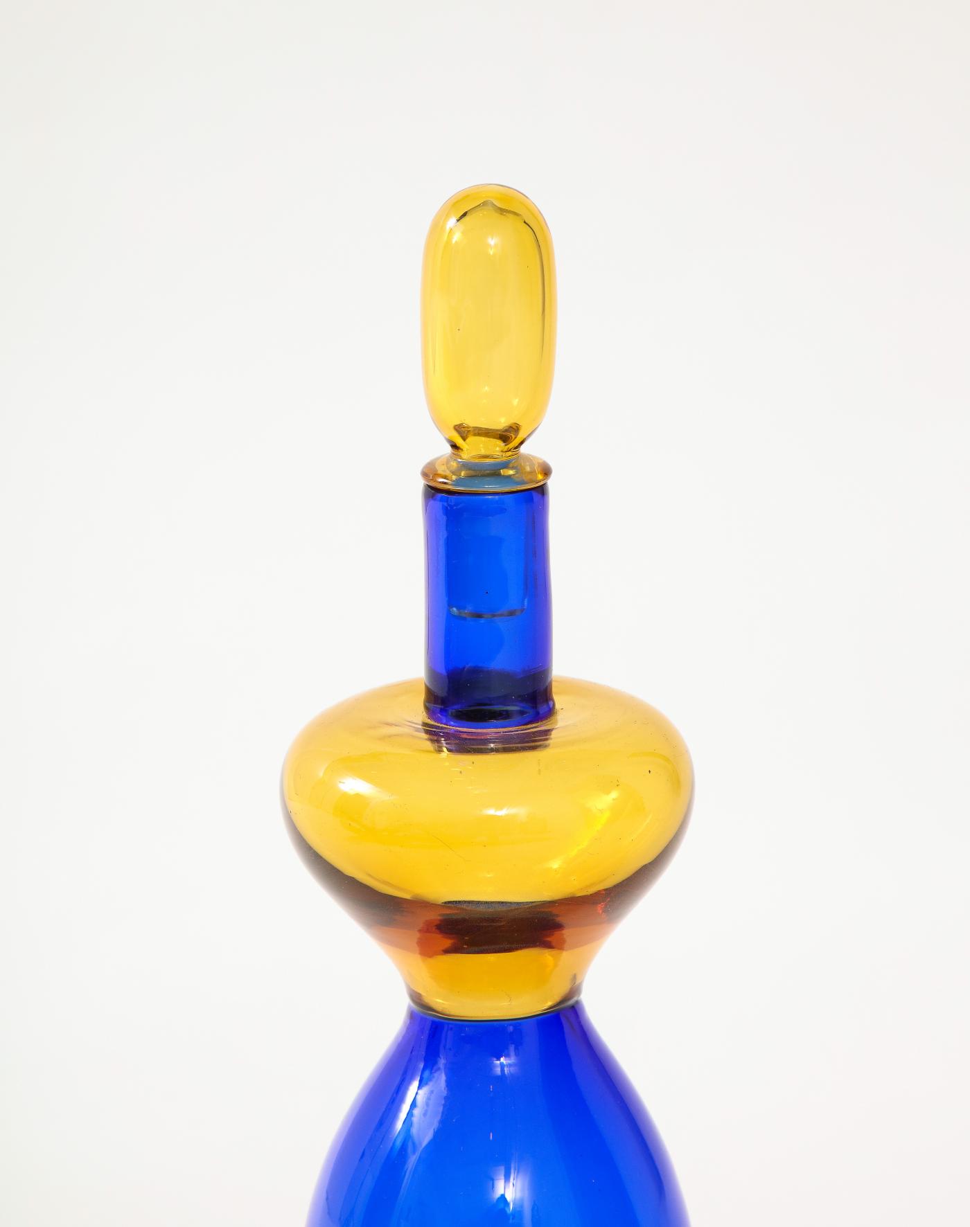 Gio Ponti - Old Lady Bottle with Stopper Model 4492 by Gio Ponti for Venini