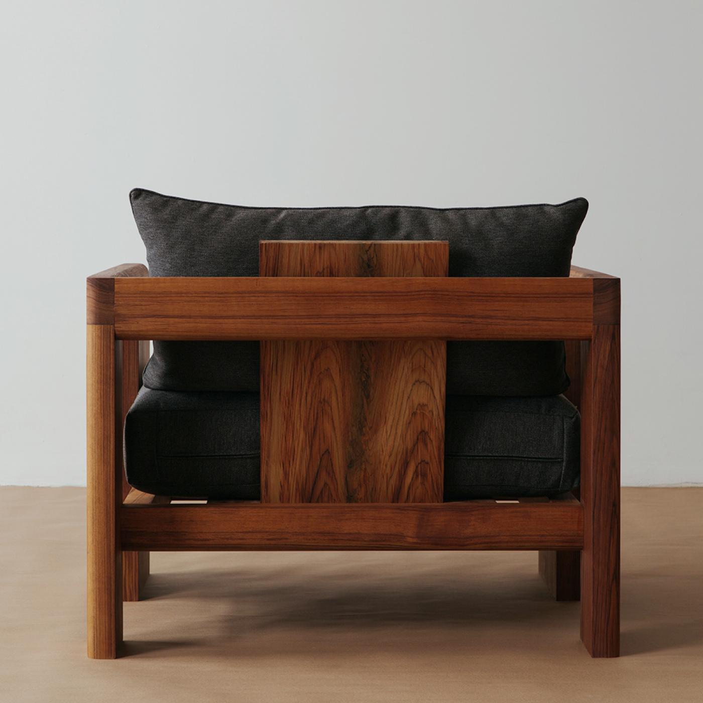 Gregory Beson - AVA | LOUNGE CHAIR