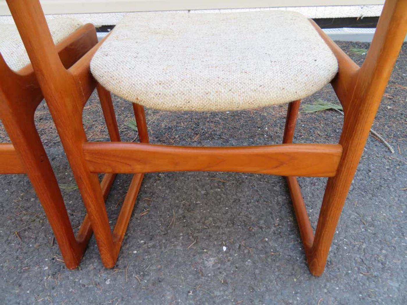 Handsome Set of 6 Danish Benny Linden Teak Dining Chairs Mid-Century Modern