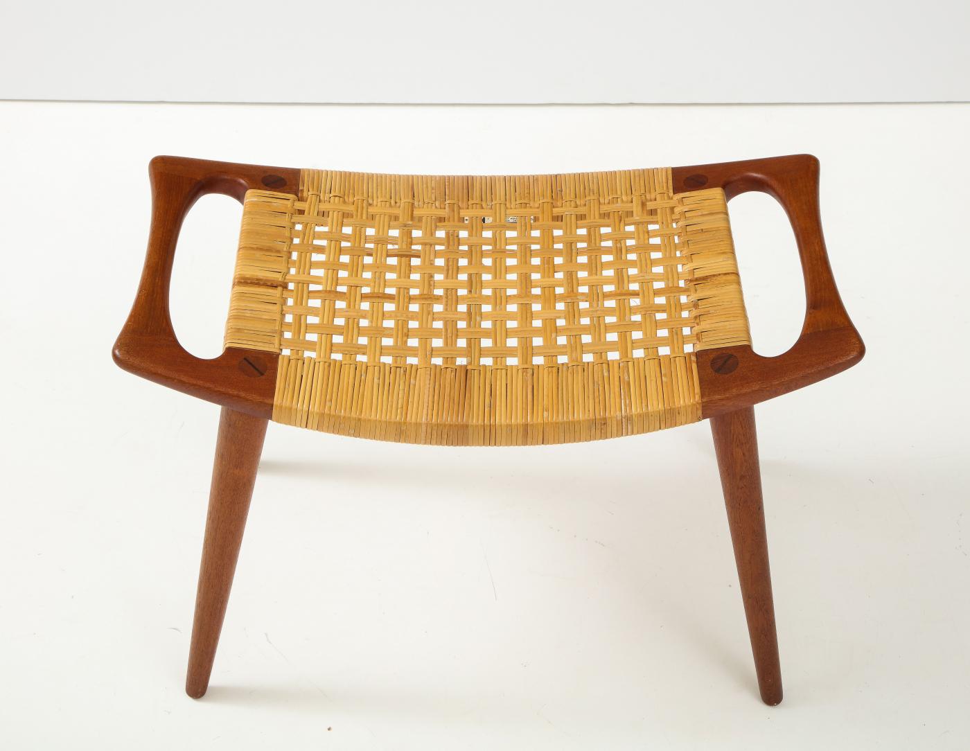 Hans Wegner - Hans Wegner Stool for Johannes hansen JH539