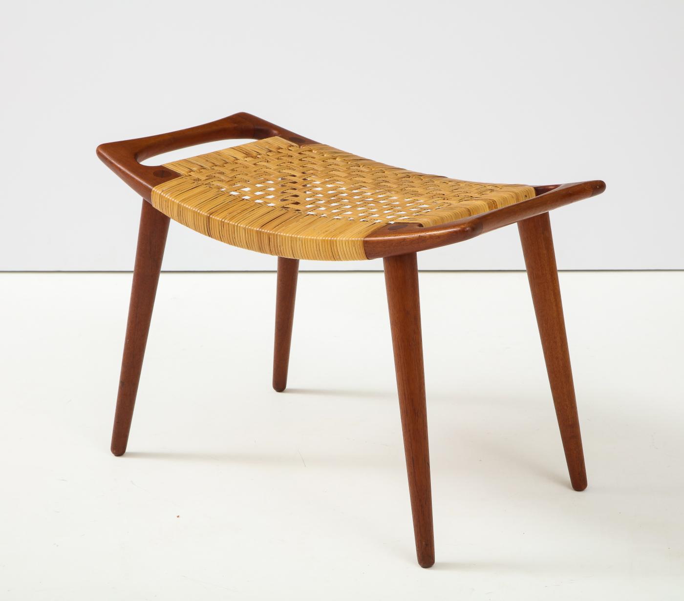 Hans Wegner - Hans Wegner Stool for Johannes hansen JH539