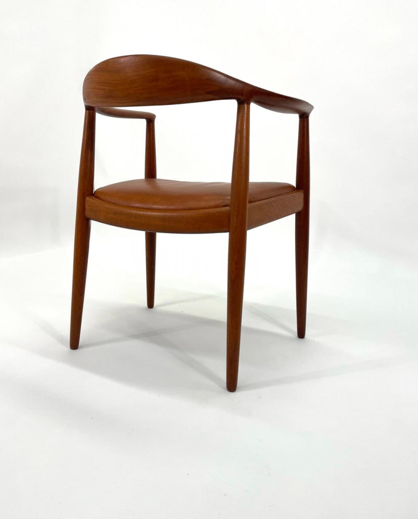 Hans Wegner - Round Chair by Hans J. Wegner Model JH-503 with Honey leather seats