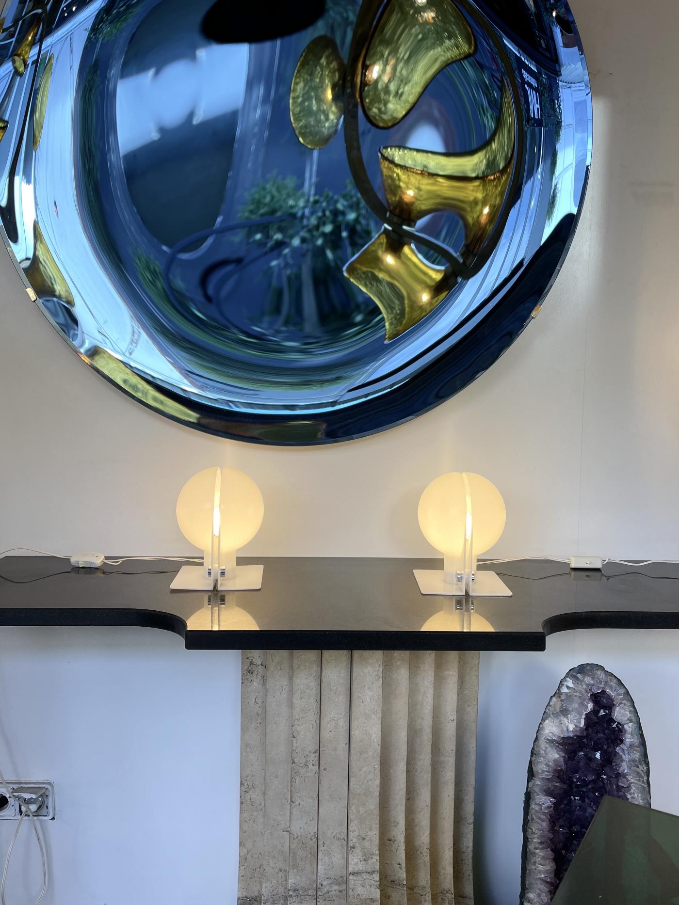 Harvey Guzzini - Pair of Lucite Lamps Sirio by Brazzoni Lampa for ...