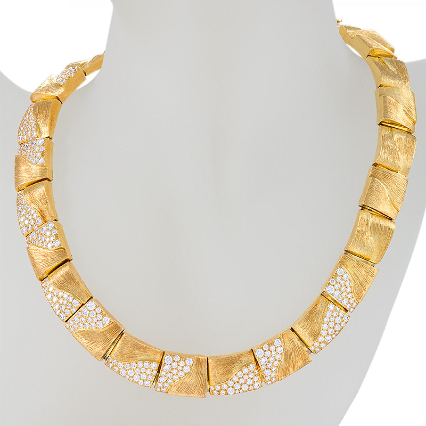 Henry Dunay - American Gold Necklace with diamonds by Henry Dunay