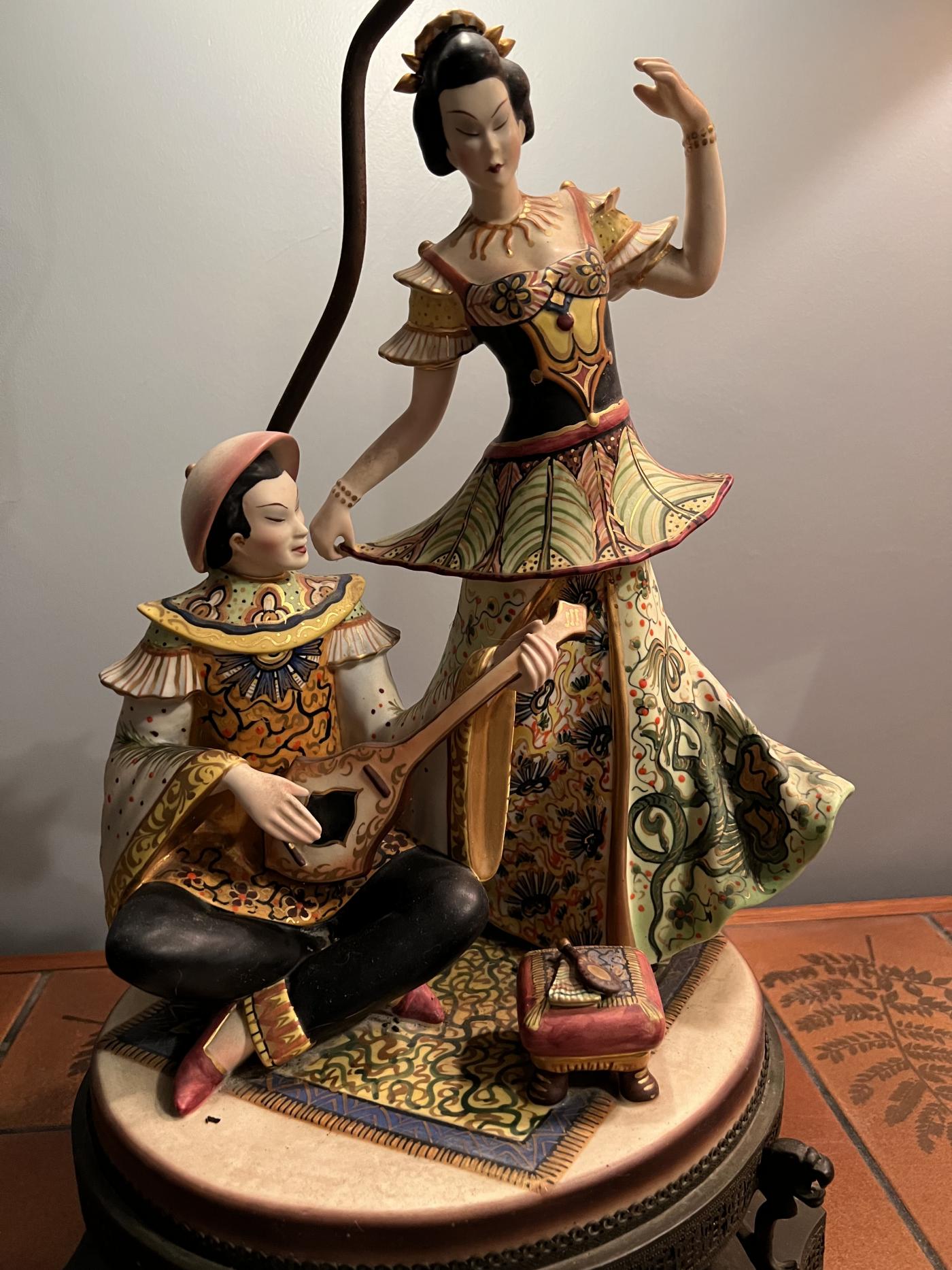ITALIAN CHINESE DANCER AND MANDOLIN PLAYING MAN CERAMIC LAMP