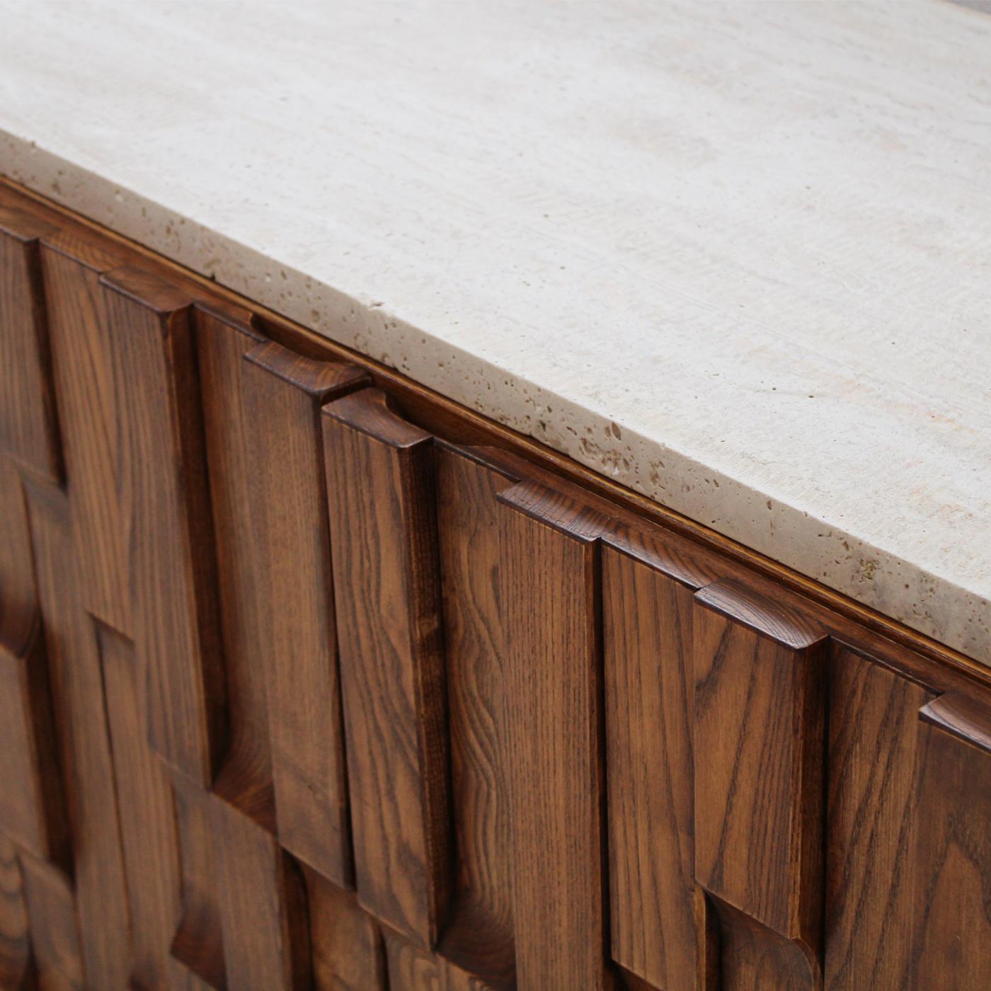 ITALIAN SIDEBOARD IN OAK AND TRAVERTINE MARBLE TOP