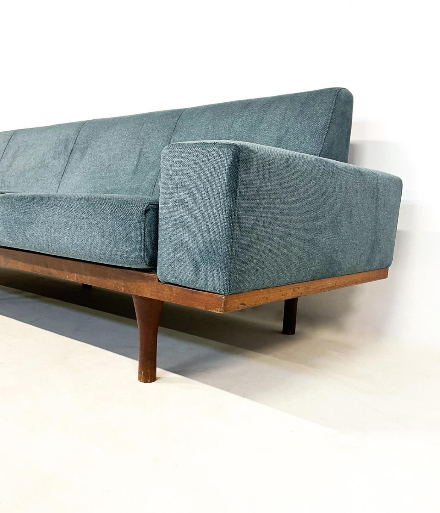 Illum Wikkelsø - Mid Century "Australia" Sofa by Illum Wikkelsø