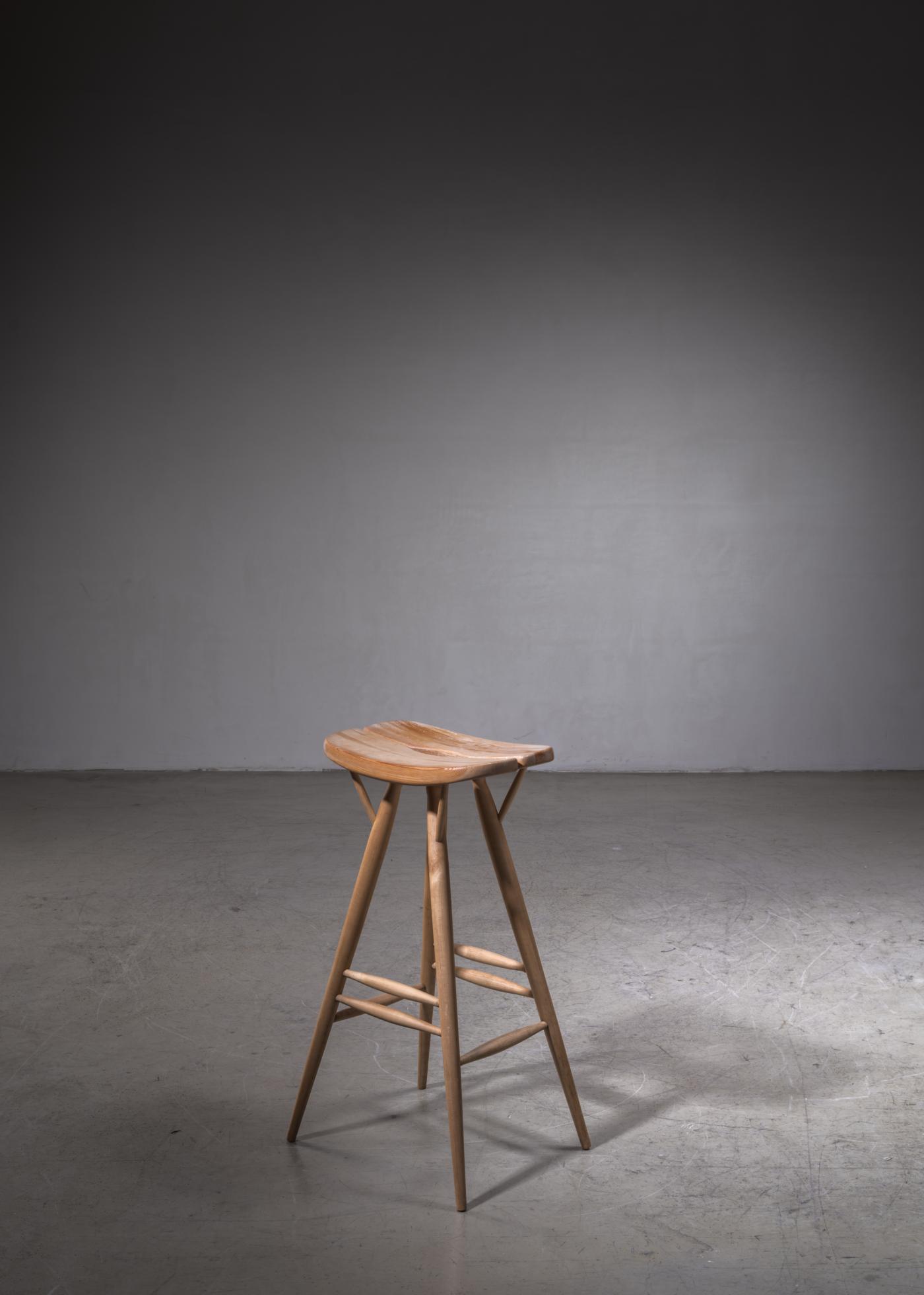 Ilmari Tapiovaara - Rare Ilmari Tapiovaara blond bar stool, Finland, 1950s