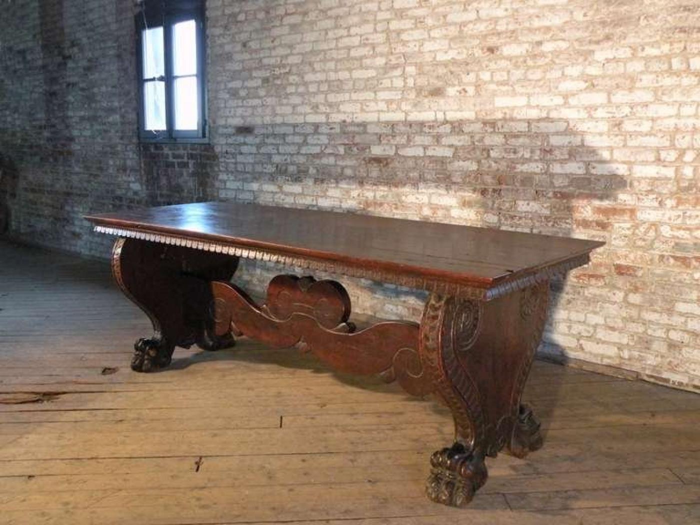 Italian 16th century Renaissance Walnut Trestle Table