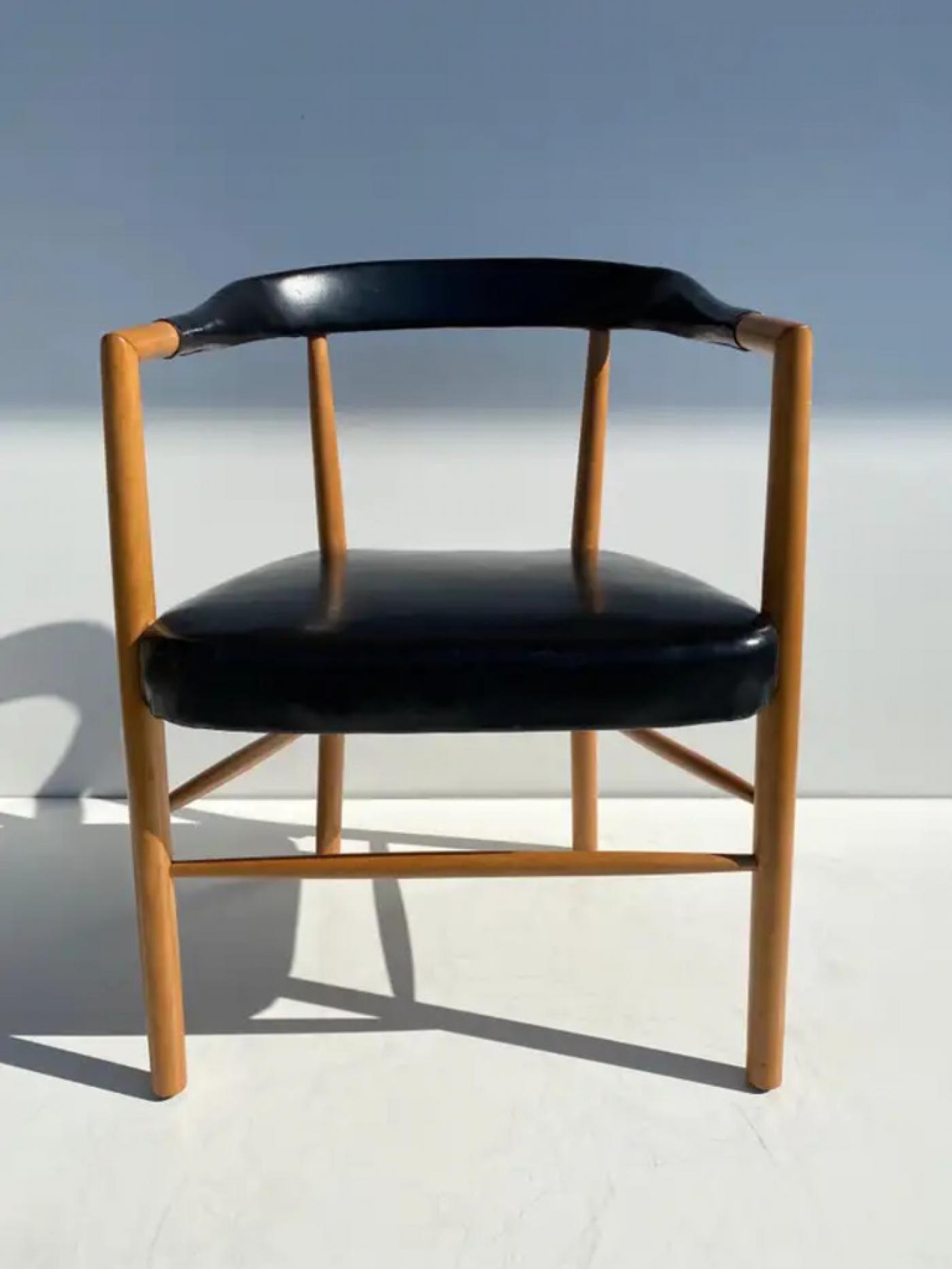 Jacob Kjær (Jacob Kjaer) - Pair of Jacob Kjaer UN Armchairs