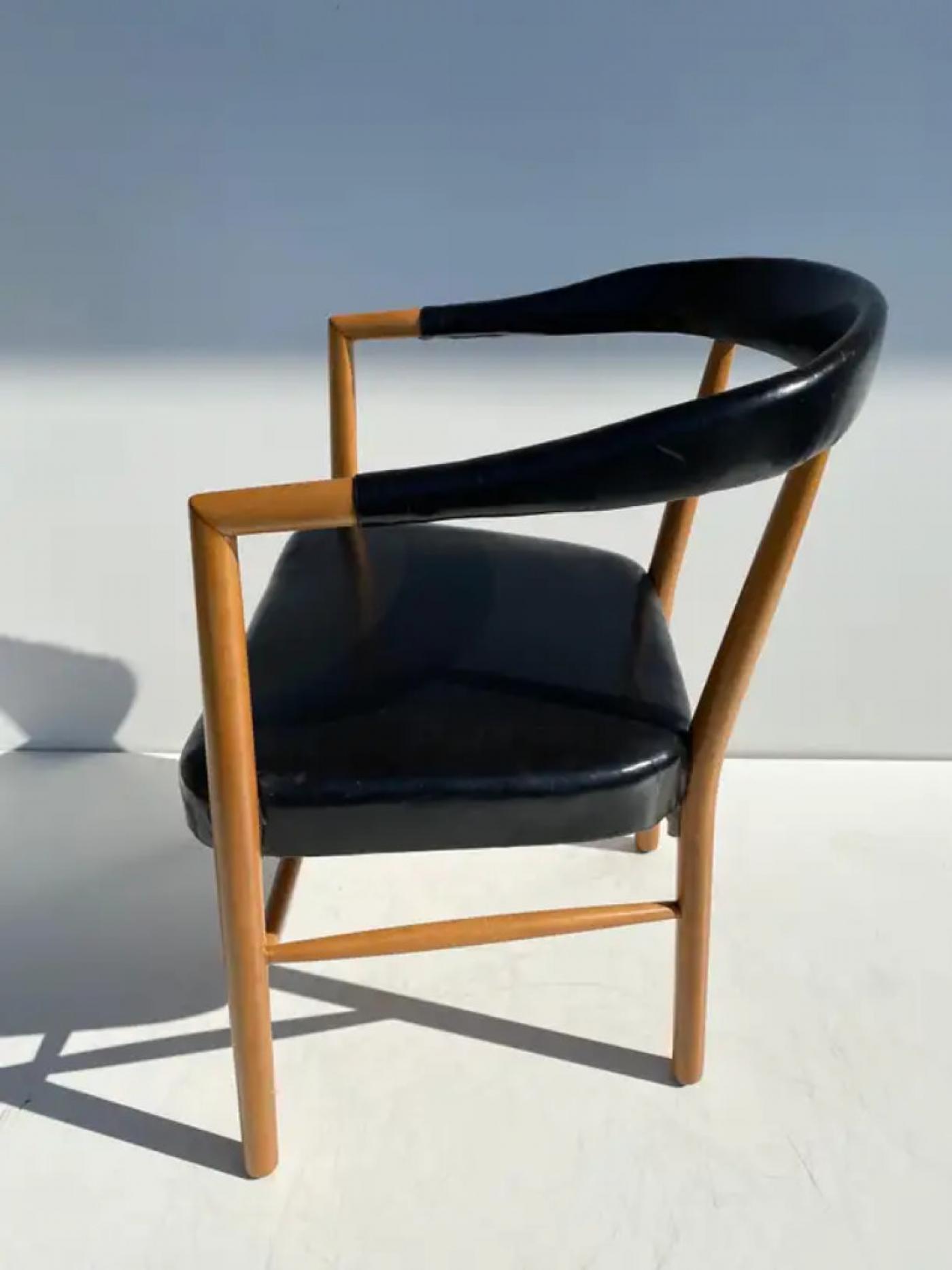Jacob Kjær (Jacob Kjaer) - Pair of Jacob Kjaer UN Armchairs