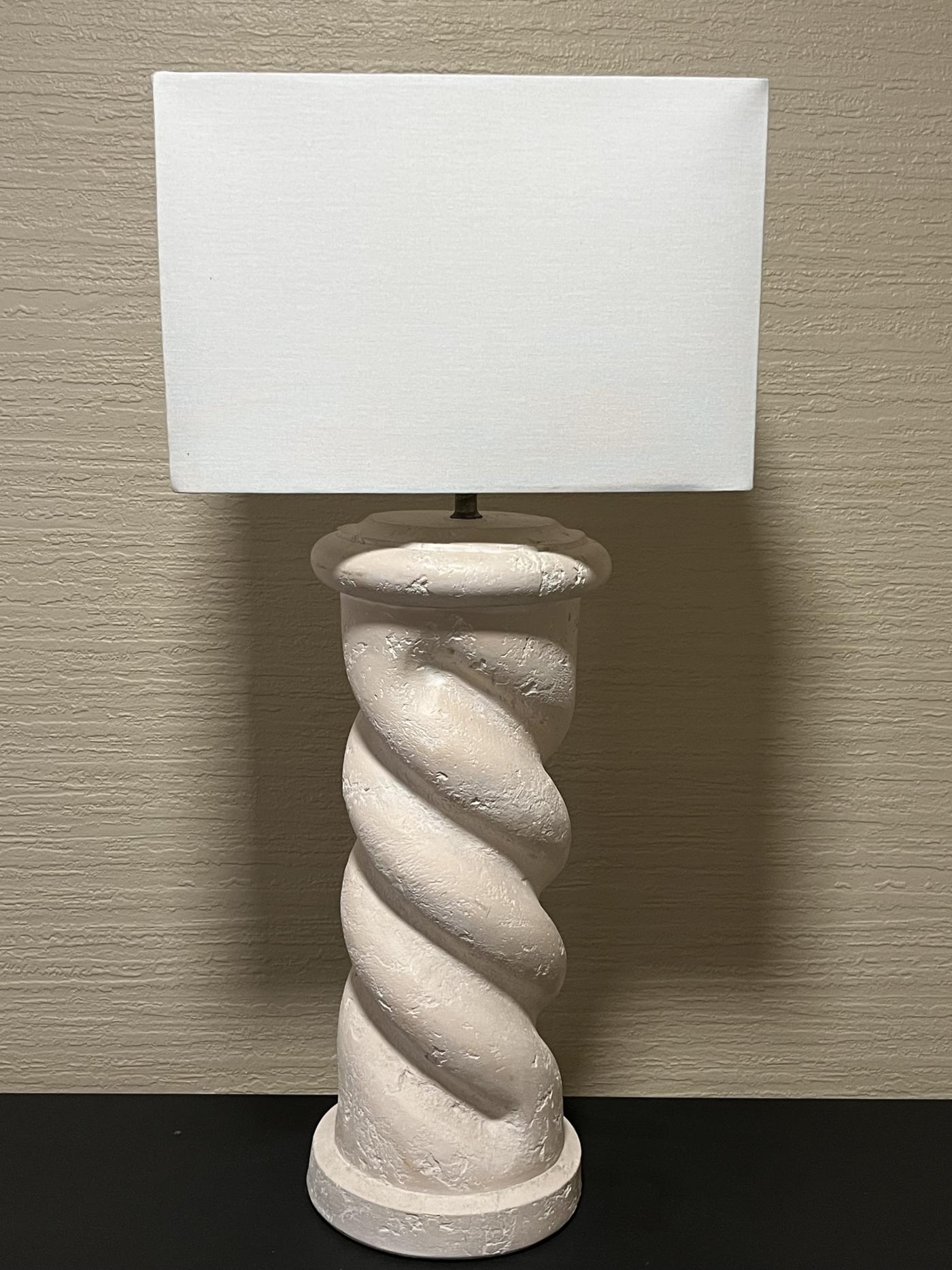 Jean-Michel Frank - MODERNIST PAIR OF SPIRAL PLASTER COLUMN LAMPS IN ...