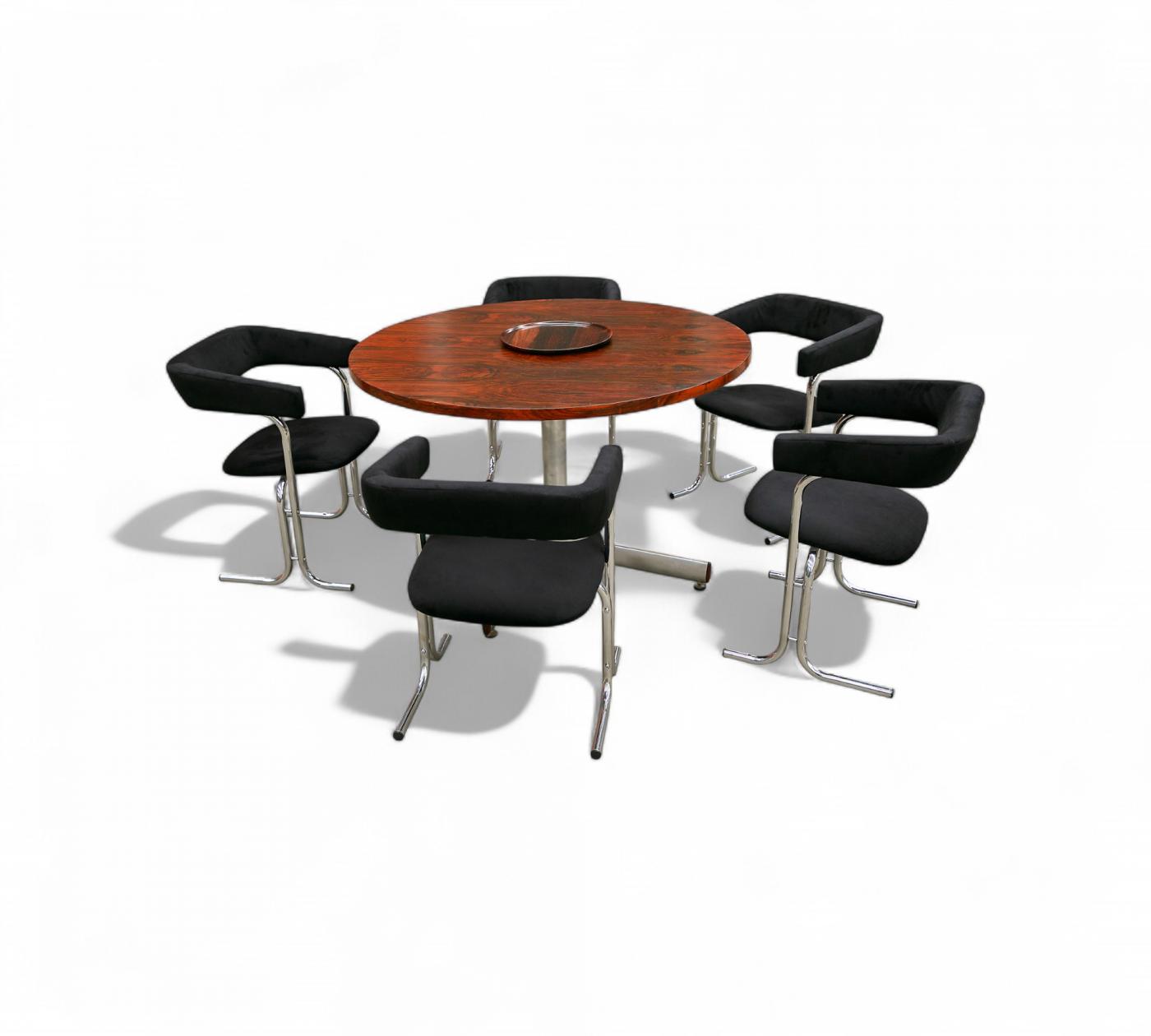 Jorge Zalszupin - Round Dining Table in Hardwood and Metal, Jorge Zalszupin, 1960s - Lot 40