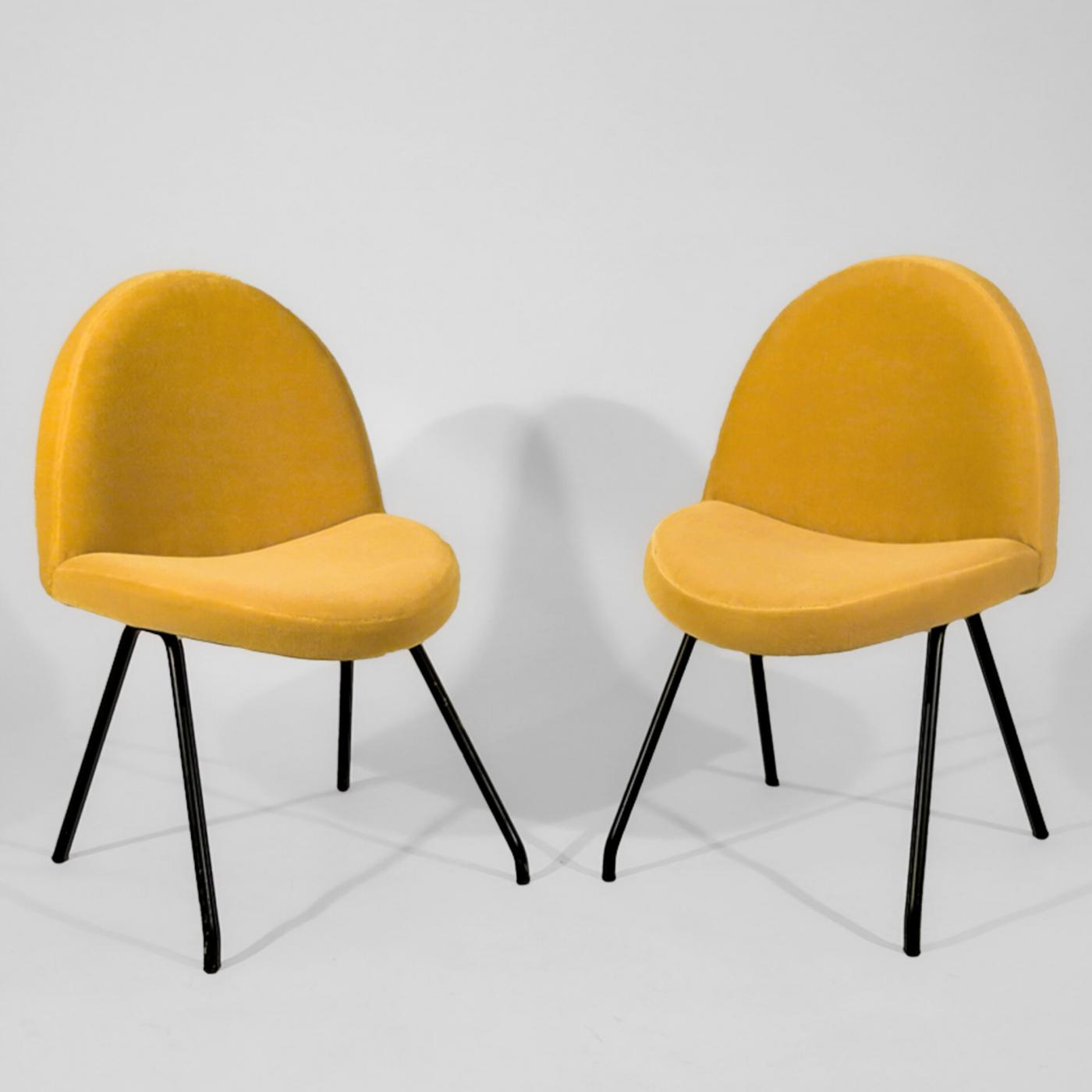 Joseph-André Motte - Set of eight Tongue dining chairs