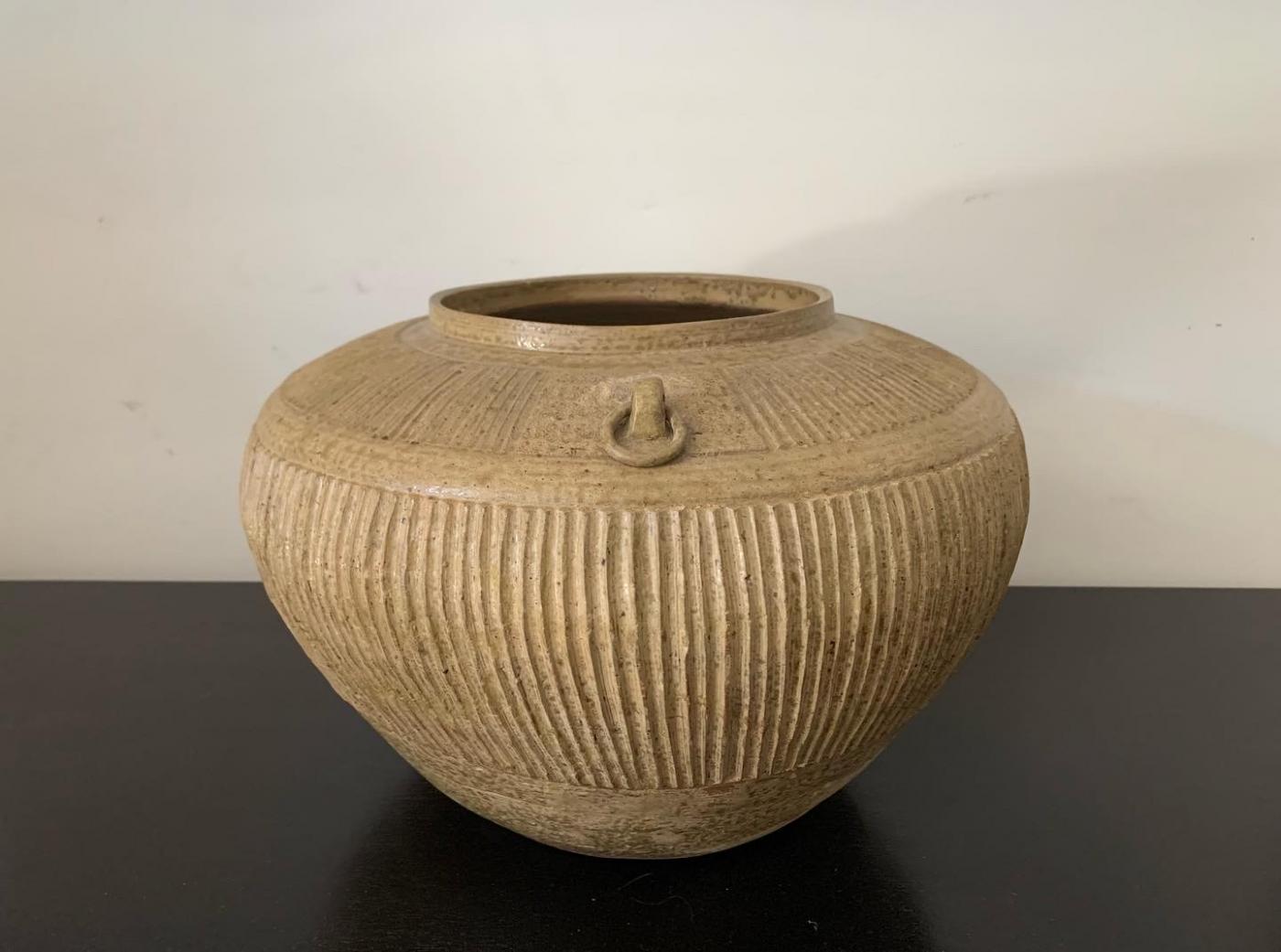 LARGE GREEN-GLAZED POTTERY JAR Warring States Period