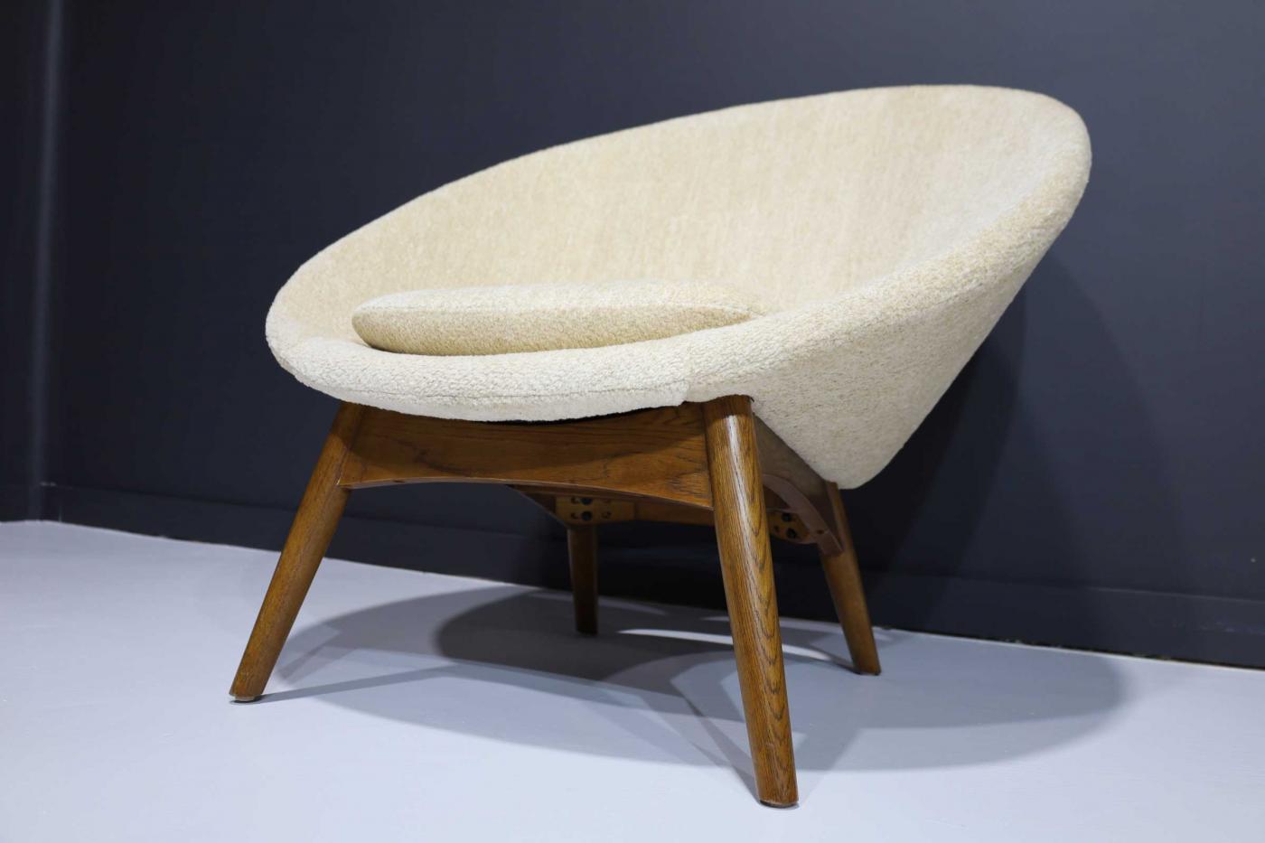 Large Round Mid-Century Modern Chair in Donghia Wool
