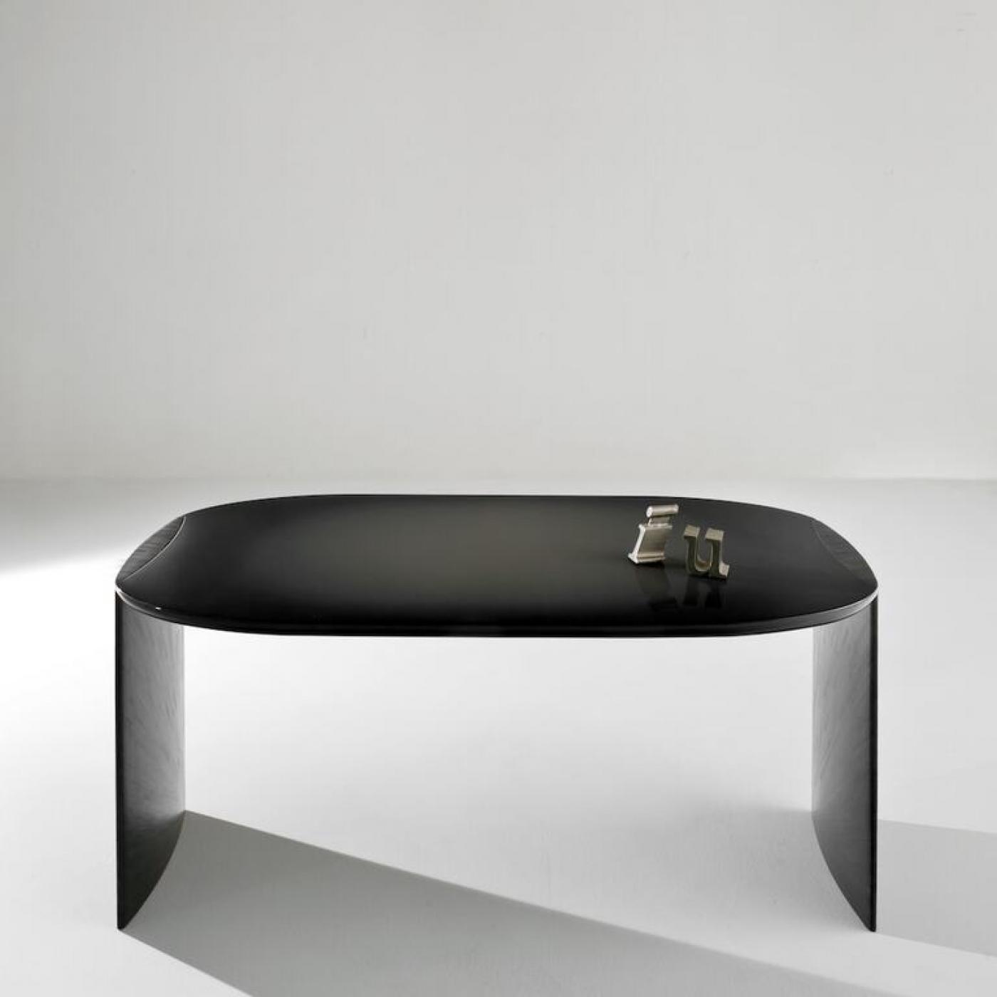 Laura Meroni - POE | DESK