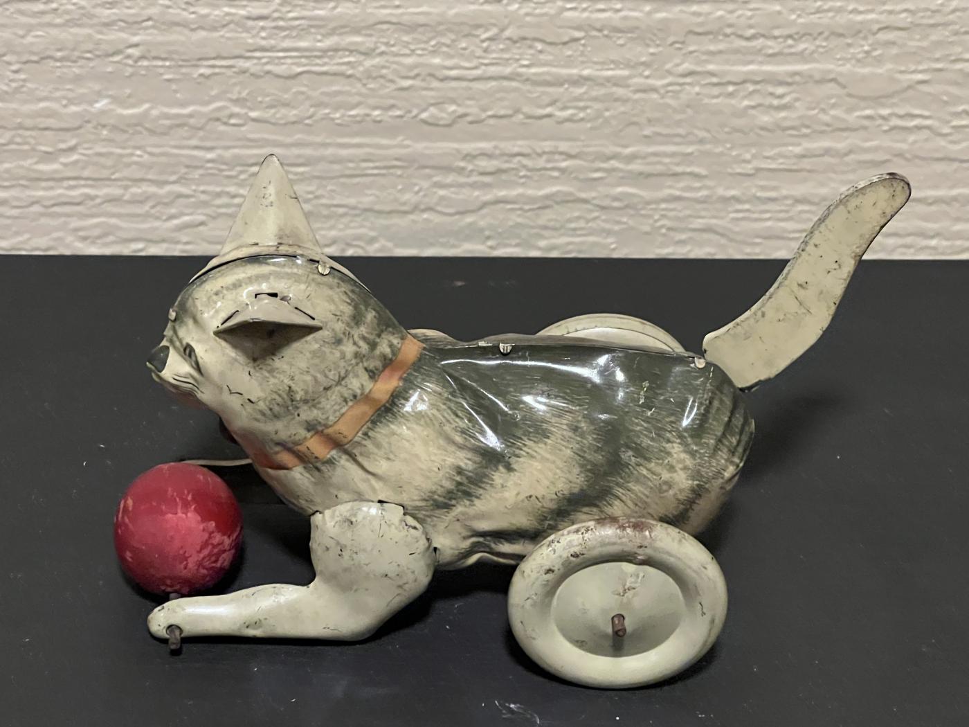 Louis Marx and Company - 1930's CAT WITH BALL LOUIS MARX TIN TOY 'KITTYKAT'