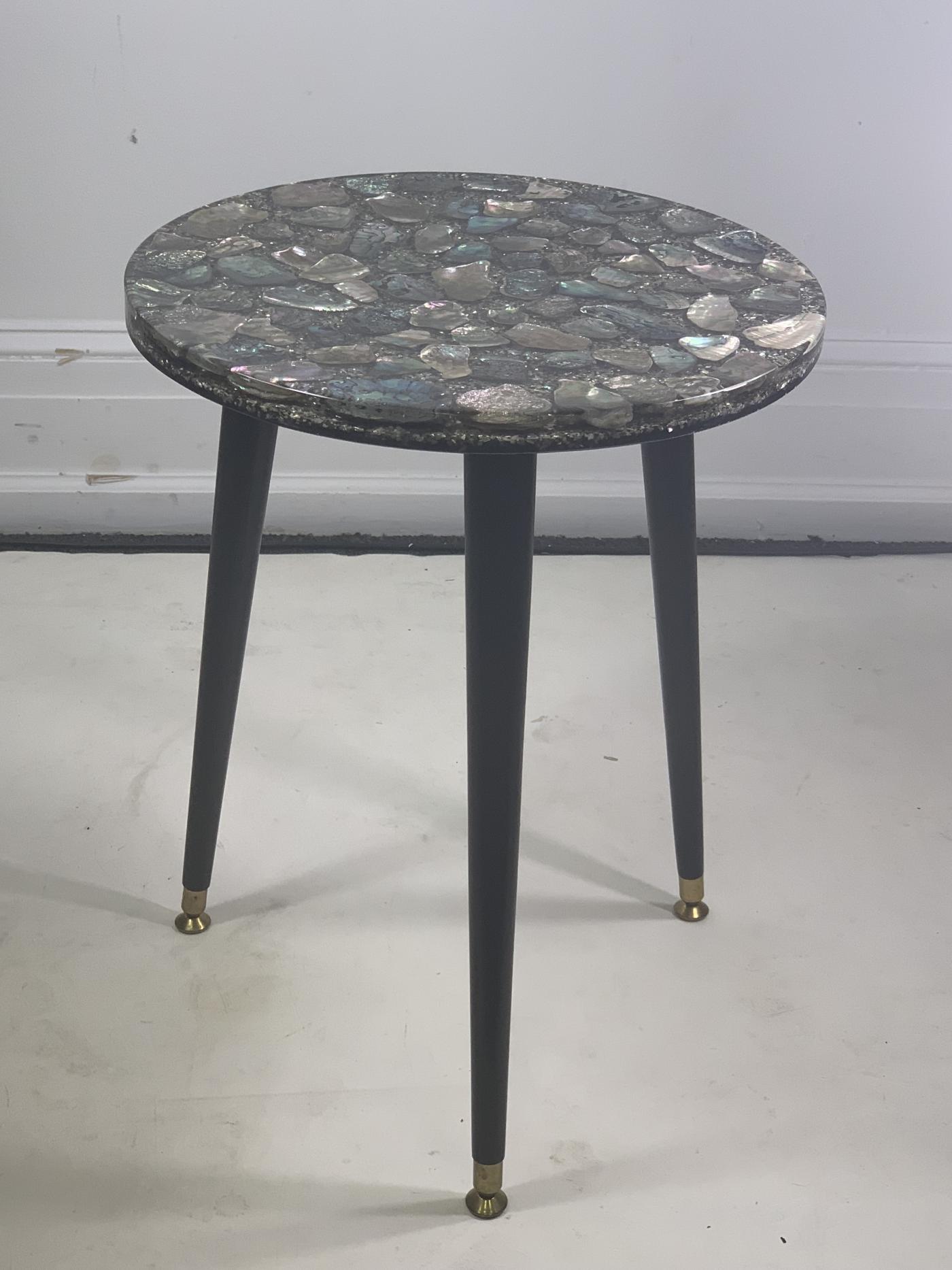 MID CENTURY ABALONE RESIN TOP TRIPOD TABLE