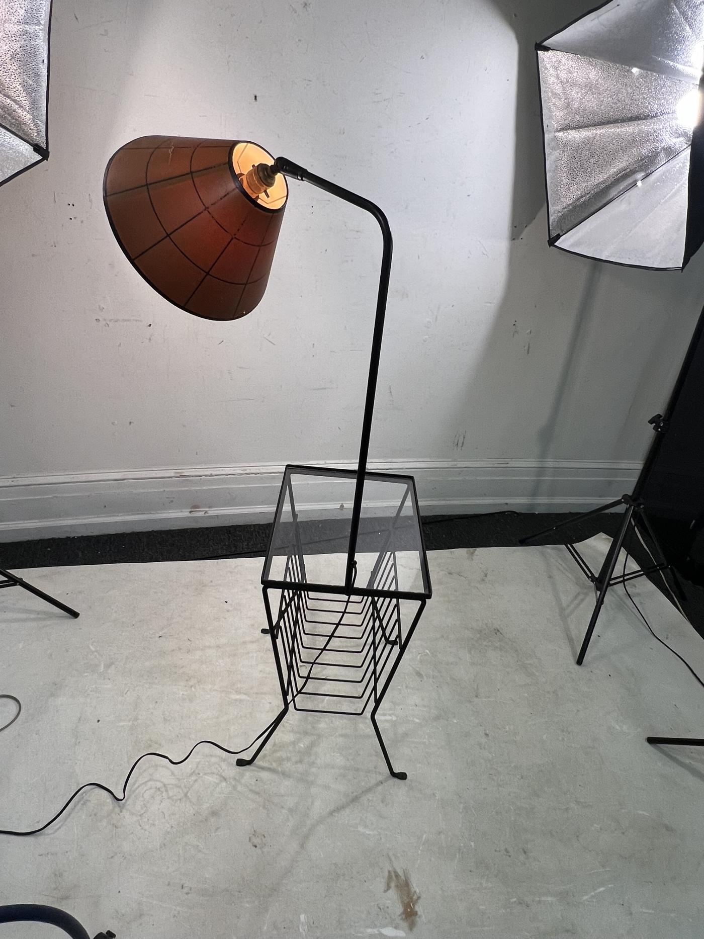 MID CENTURY BLACK IRON MODERNIST MAGAZINE RACK TABLE FLOOR LAMP
