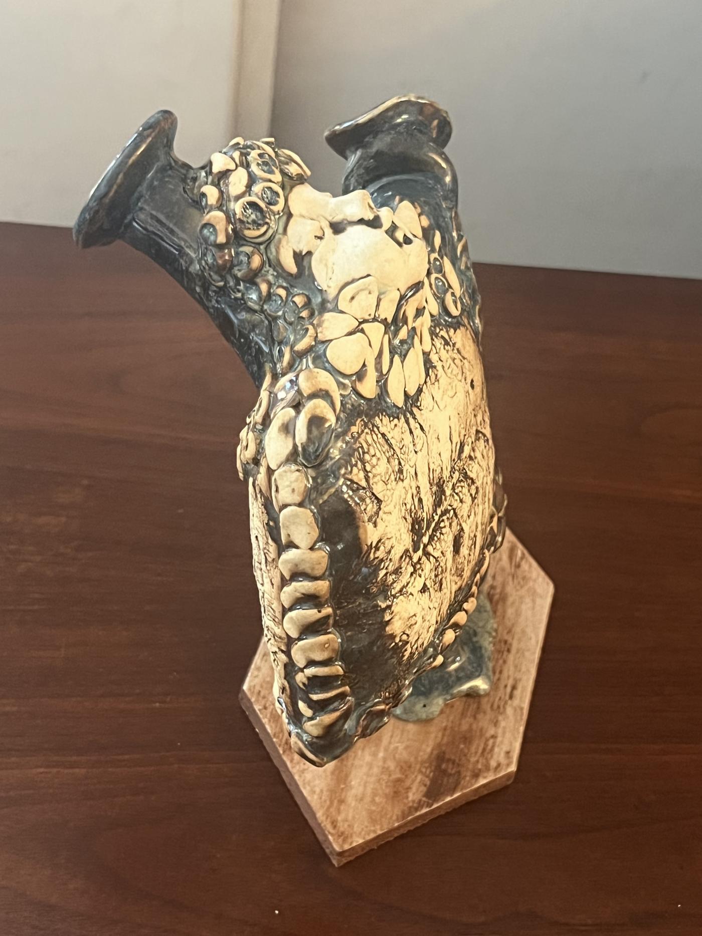 MODERN CHERUB HEAD ART POTTERY VASE/SCULPTURE