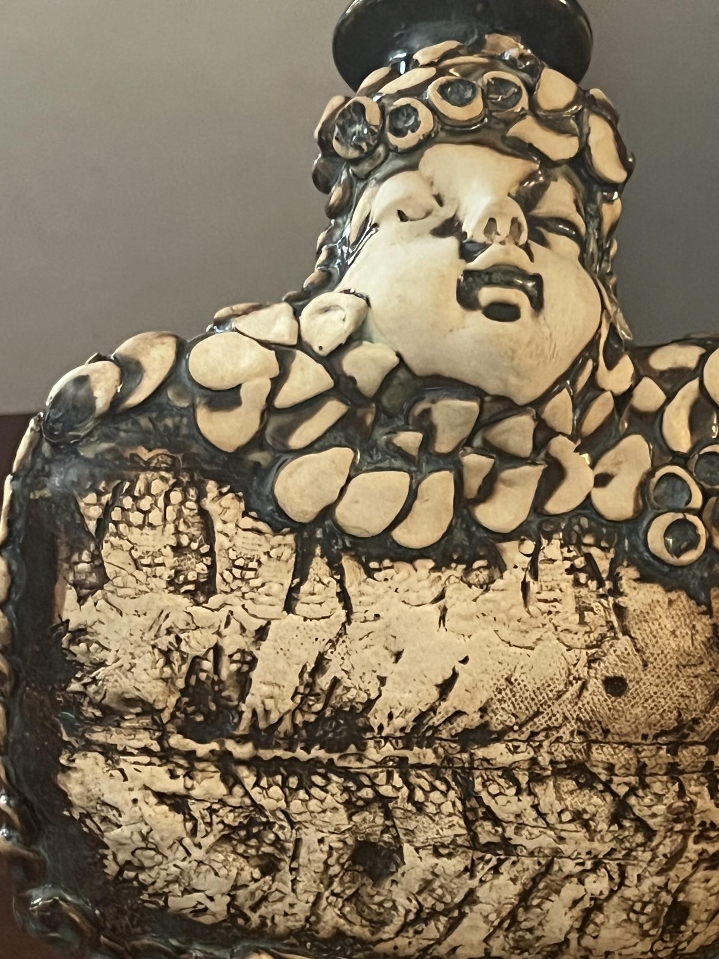 MODERN CHERUB HEAD ART POTTERY VASE/SCULPTURE