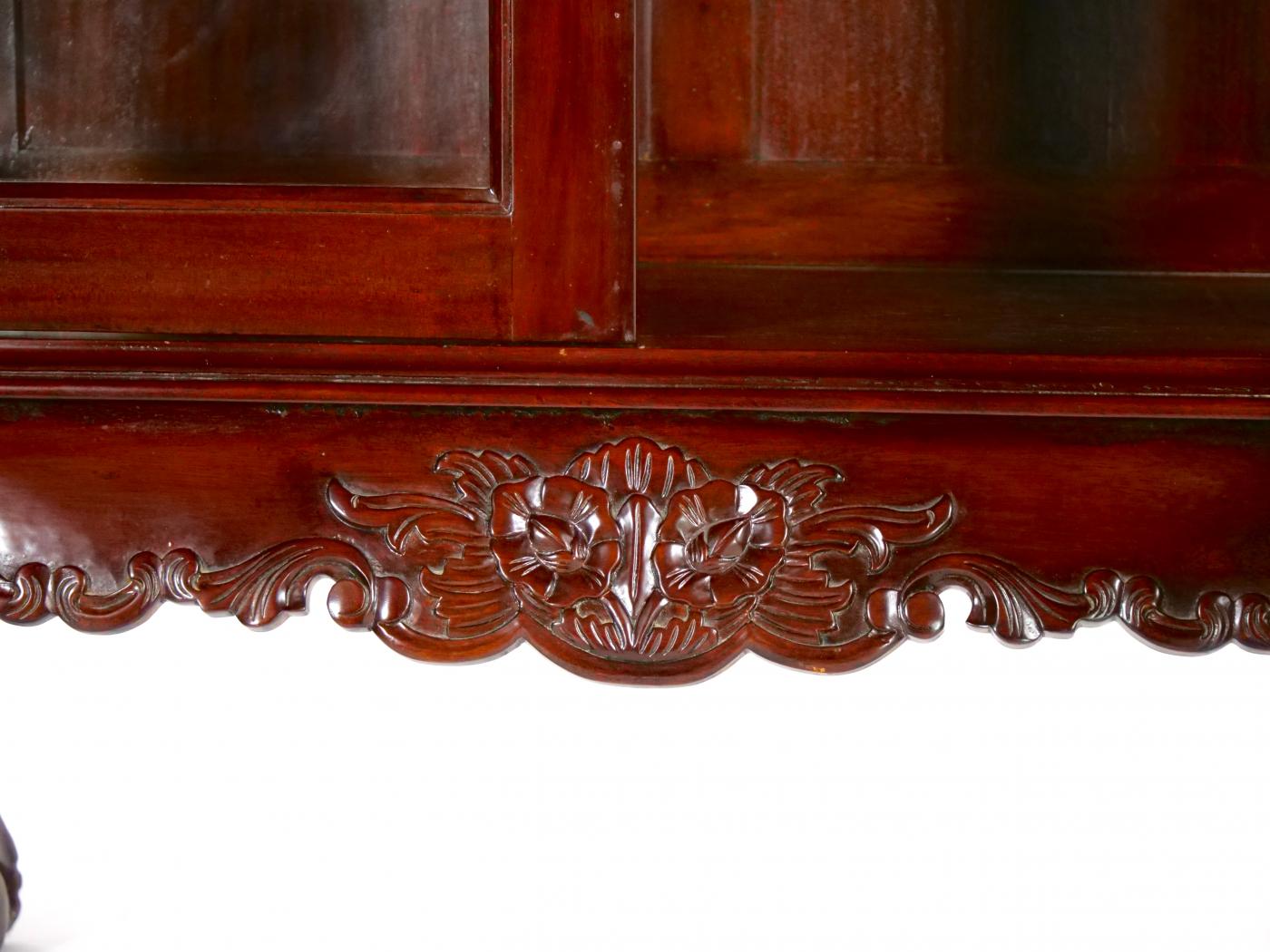 Mahogany Wood Chippendale Style Display Cabinet